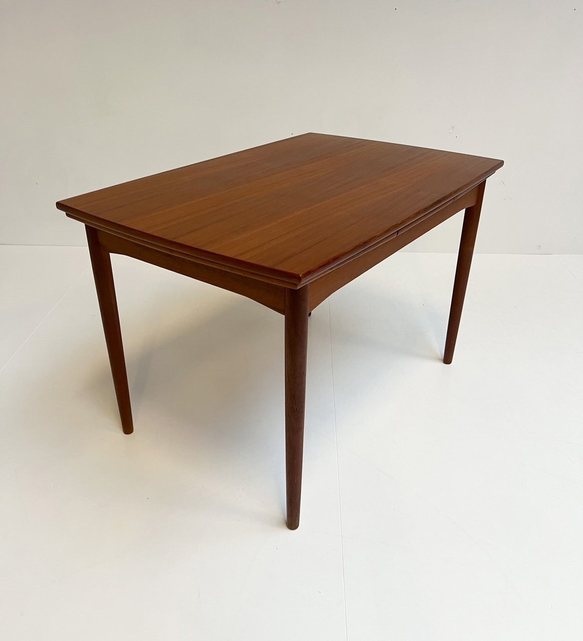 Massief Houten Uitschuifbare Deense Tafel, 1970'S | €745 | Whoppah