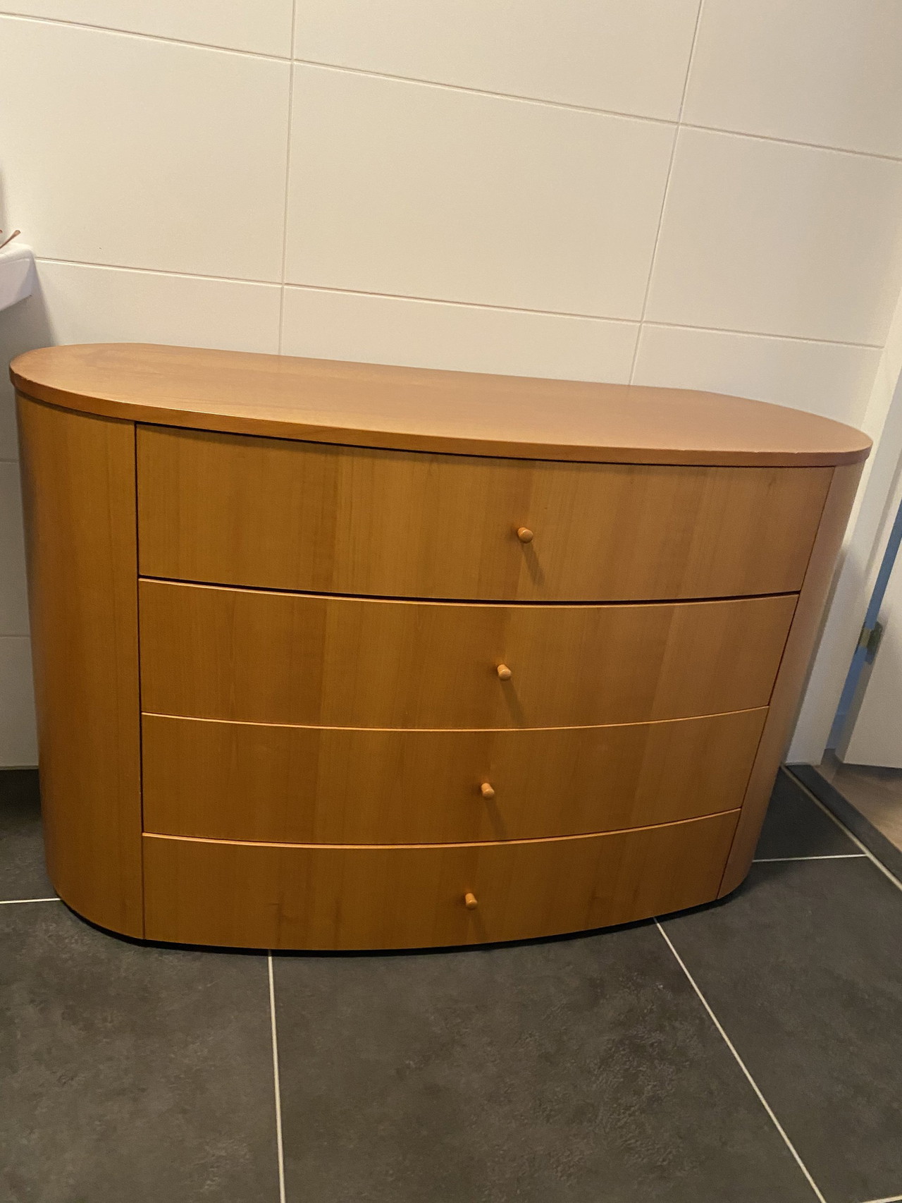 Ladenkast Italiaans design | €275 | Whoppah