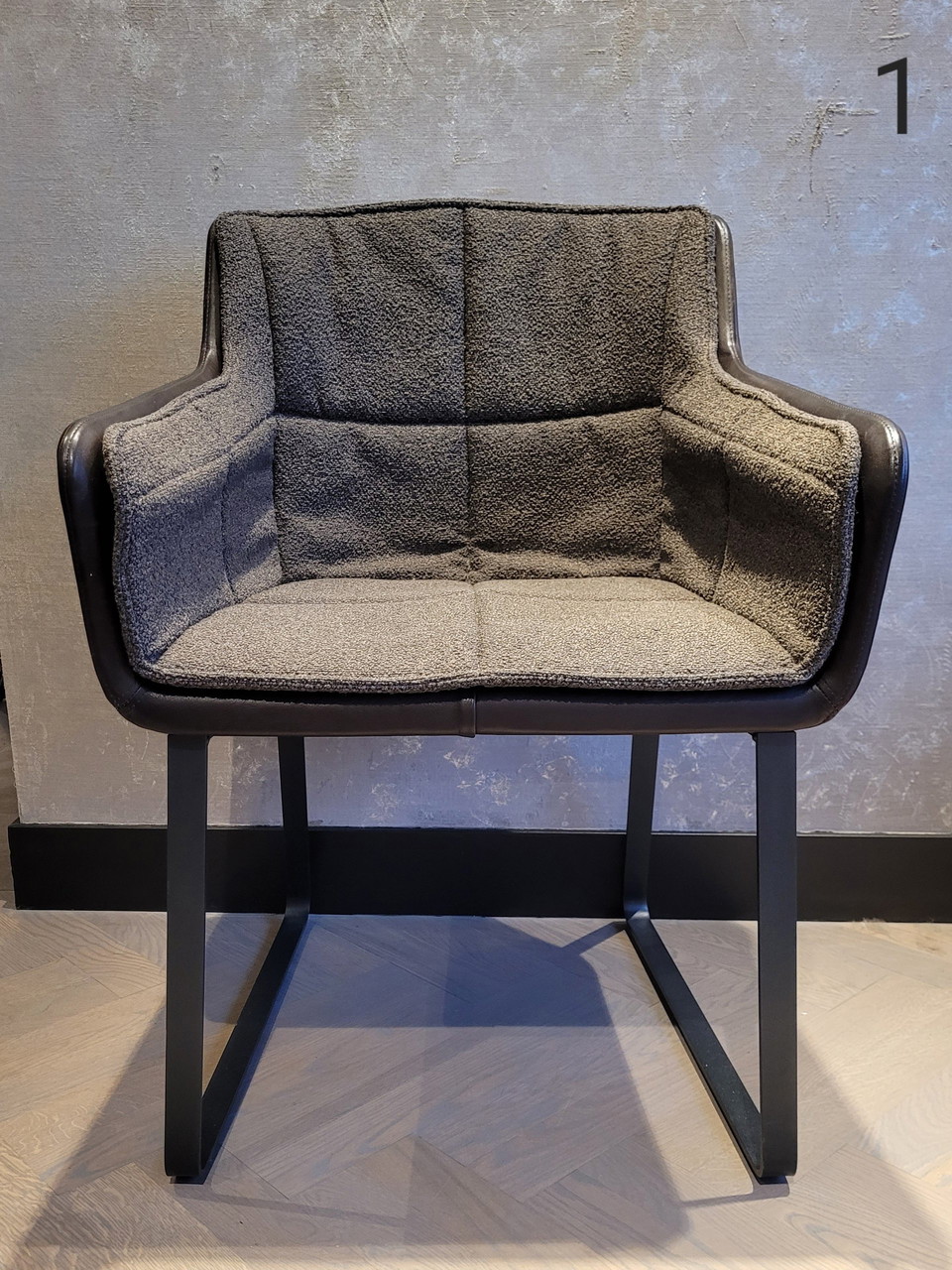 Qliv Cambria XL eetkamerstoelen set van 4 | €4,800 | Whoppah