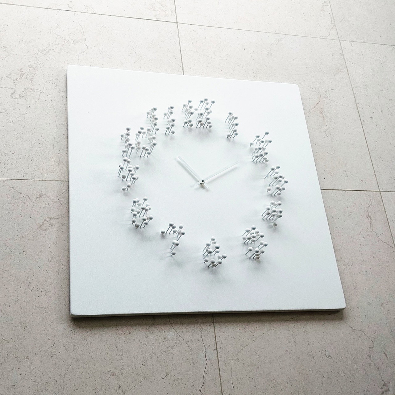 Mocap Illusionistische Wandklok / Wandsculptuur | €550 | Whoppah
