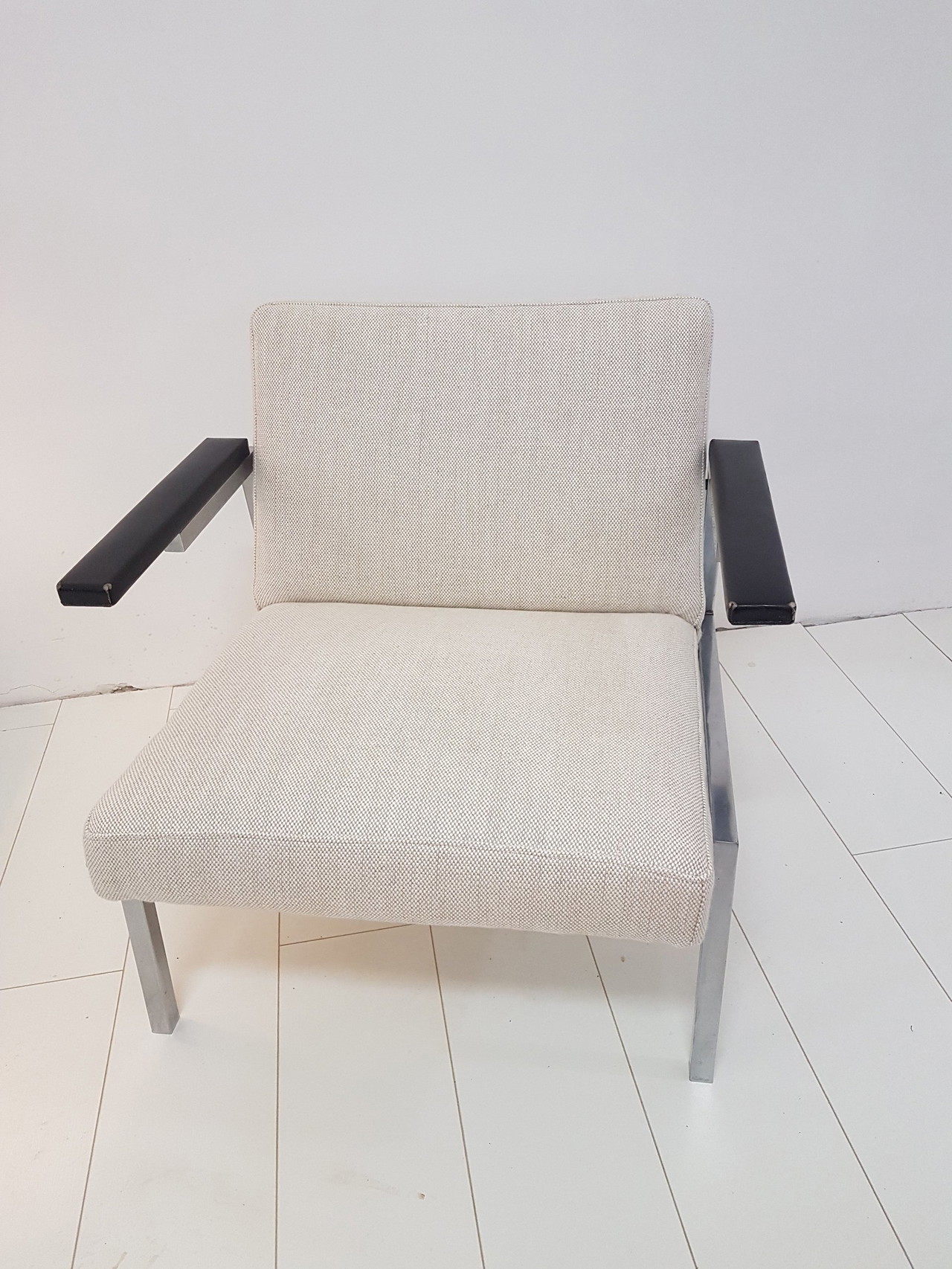 ‘t Spectrum lounge chair van Martin Visser | €375 | Whoppah