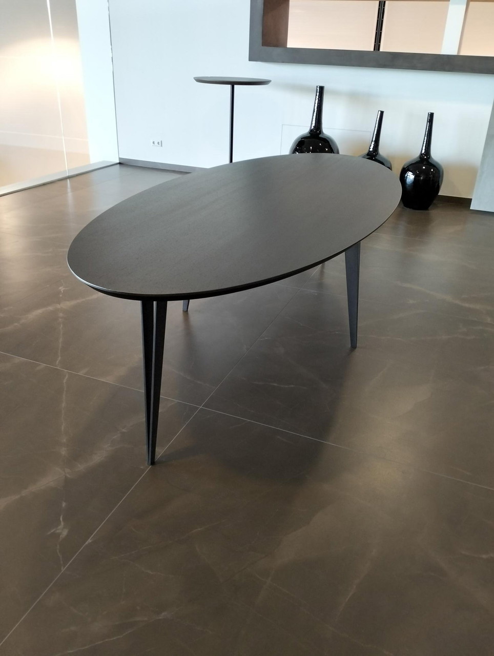 Tablez Ovale Eettafel Benz | €2,875 | Whoppah