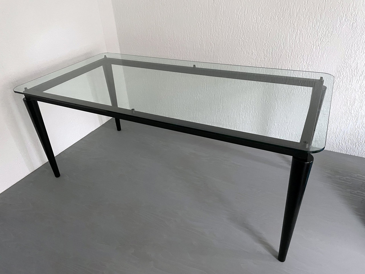 Glazen Eettafel – Le Corbusier Design Voor Cassina (1990S) | €850 | Whoppah