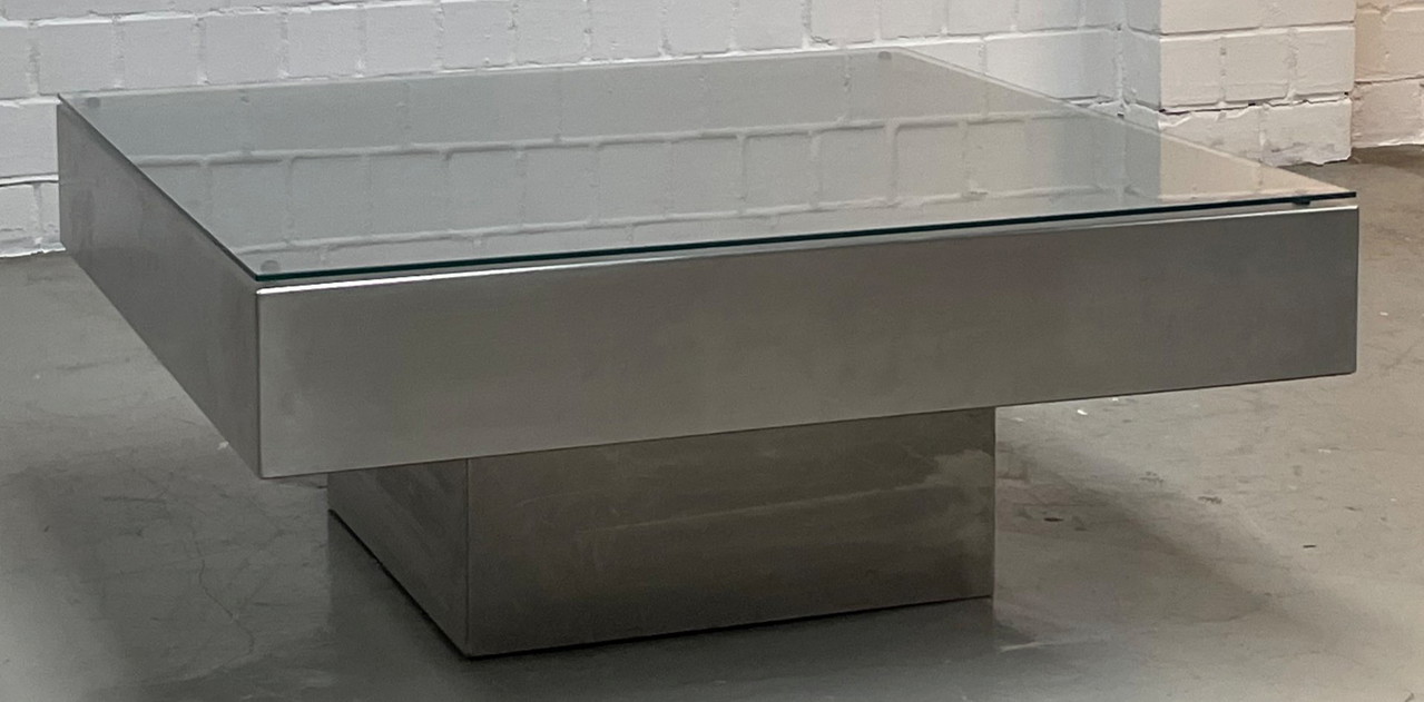 Michael Boyer aluminium salontafel | €2,385 | Whoppah