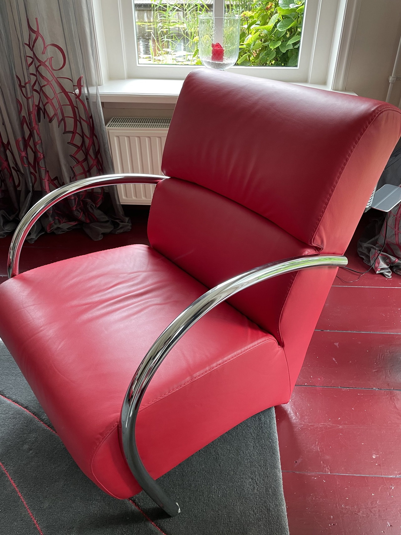 2x Moderne rode leren fauteuil | €315 | Whoppah