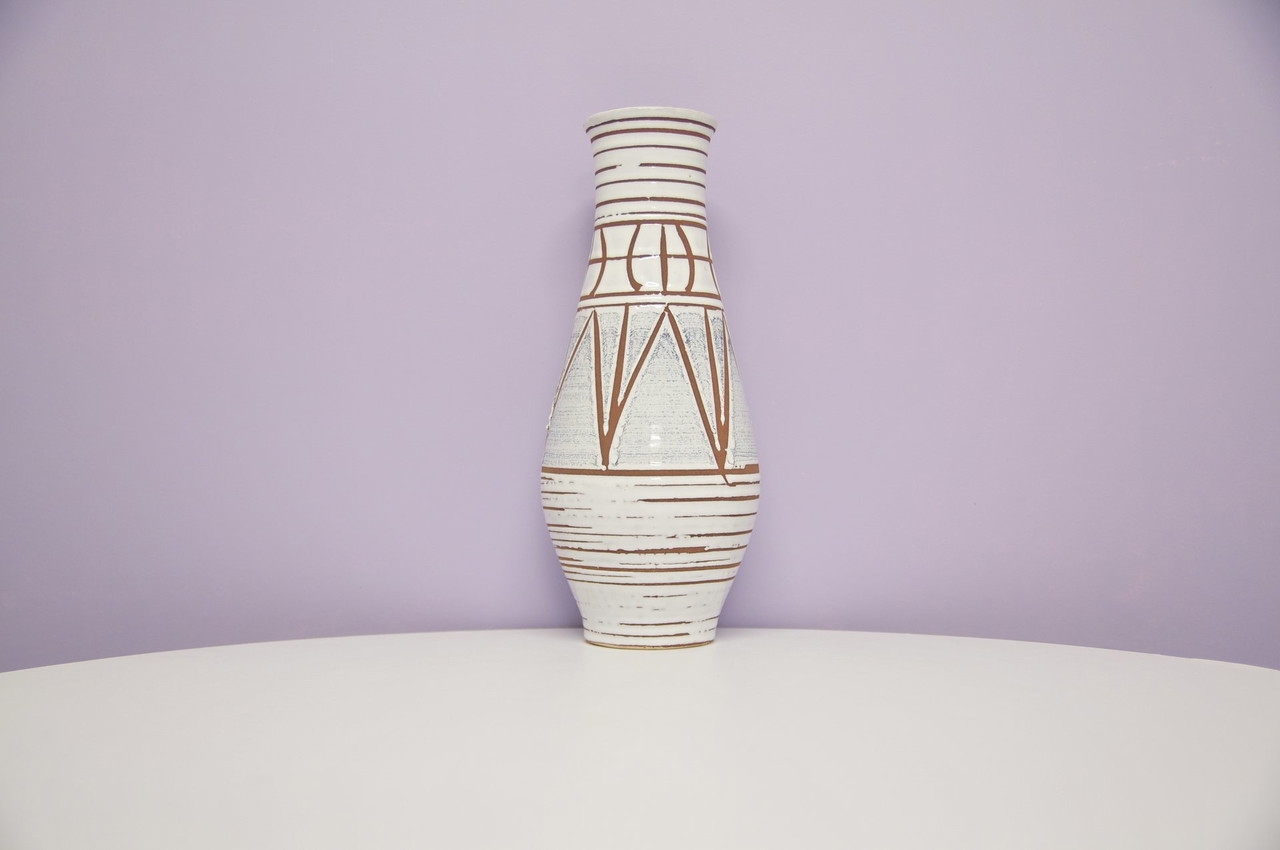 witte geometrische West Germany vaas | €60 | Whoppah