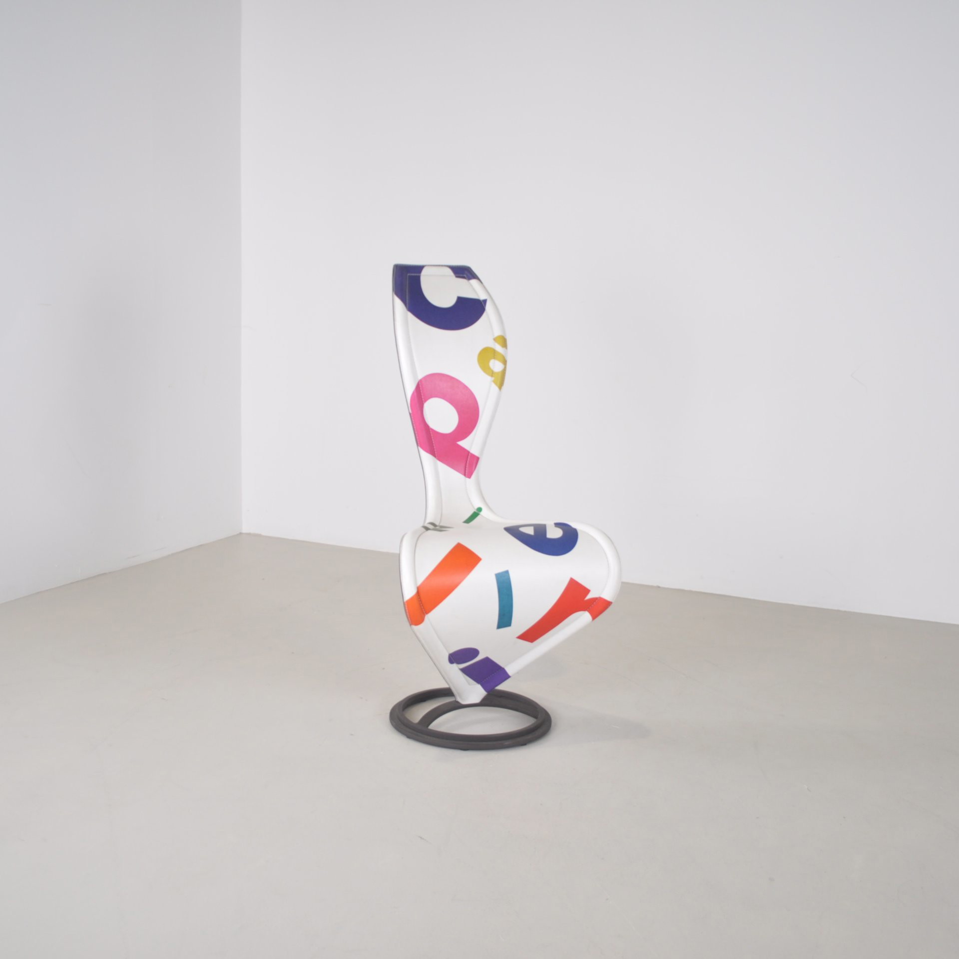 "S-chair" by Tom Dixon chair, gelimiteerde versie (nr. 6 van 99) voor ...