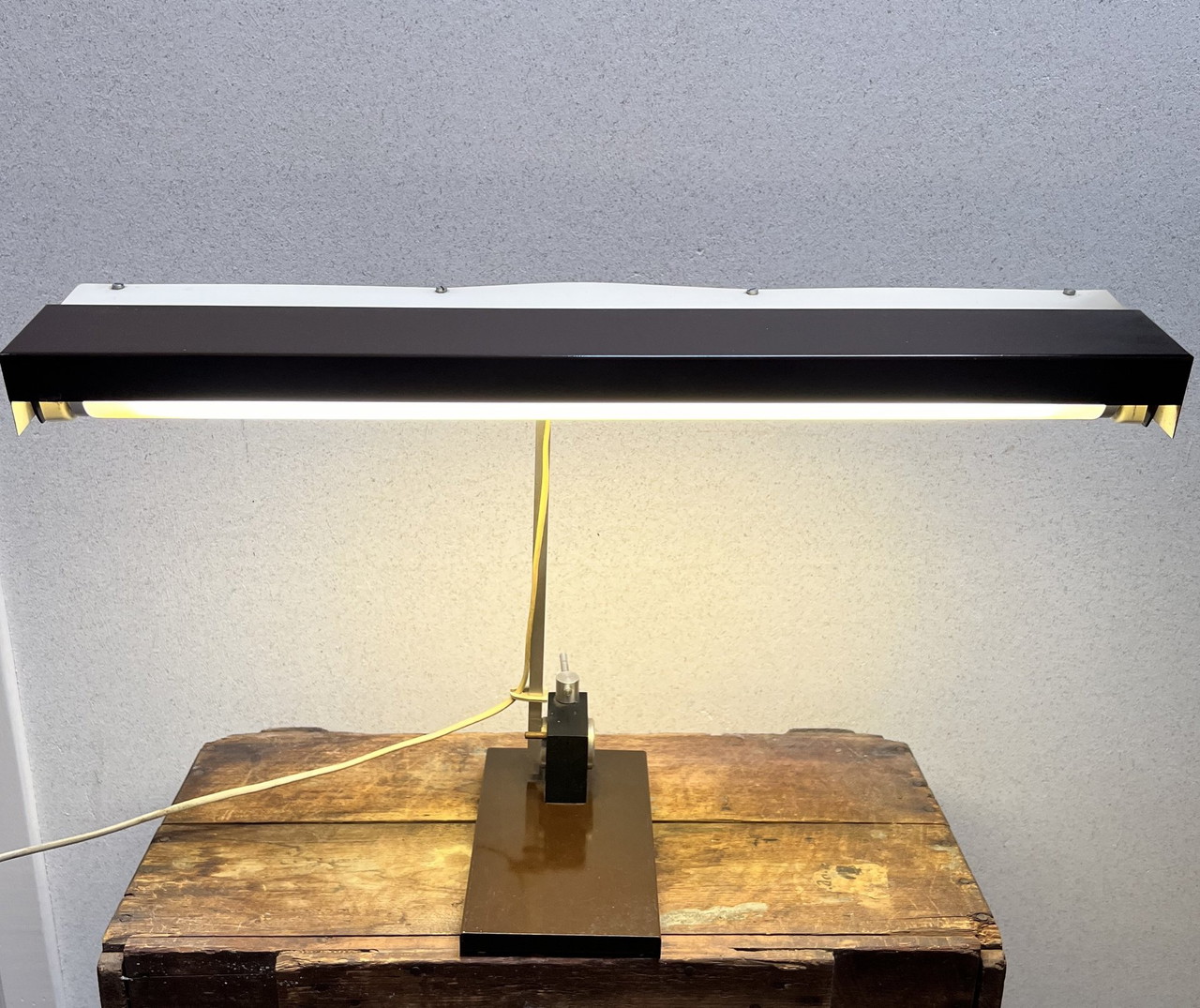 Veb Lighting bureaulamp van Klaus Musinowski model 2020 | €165 | Whoppah