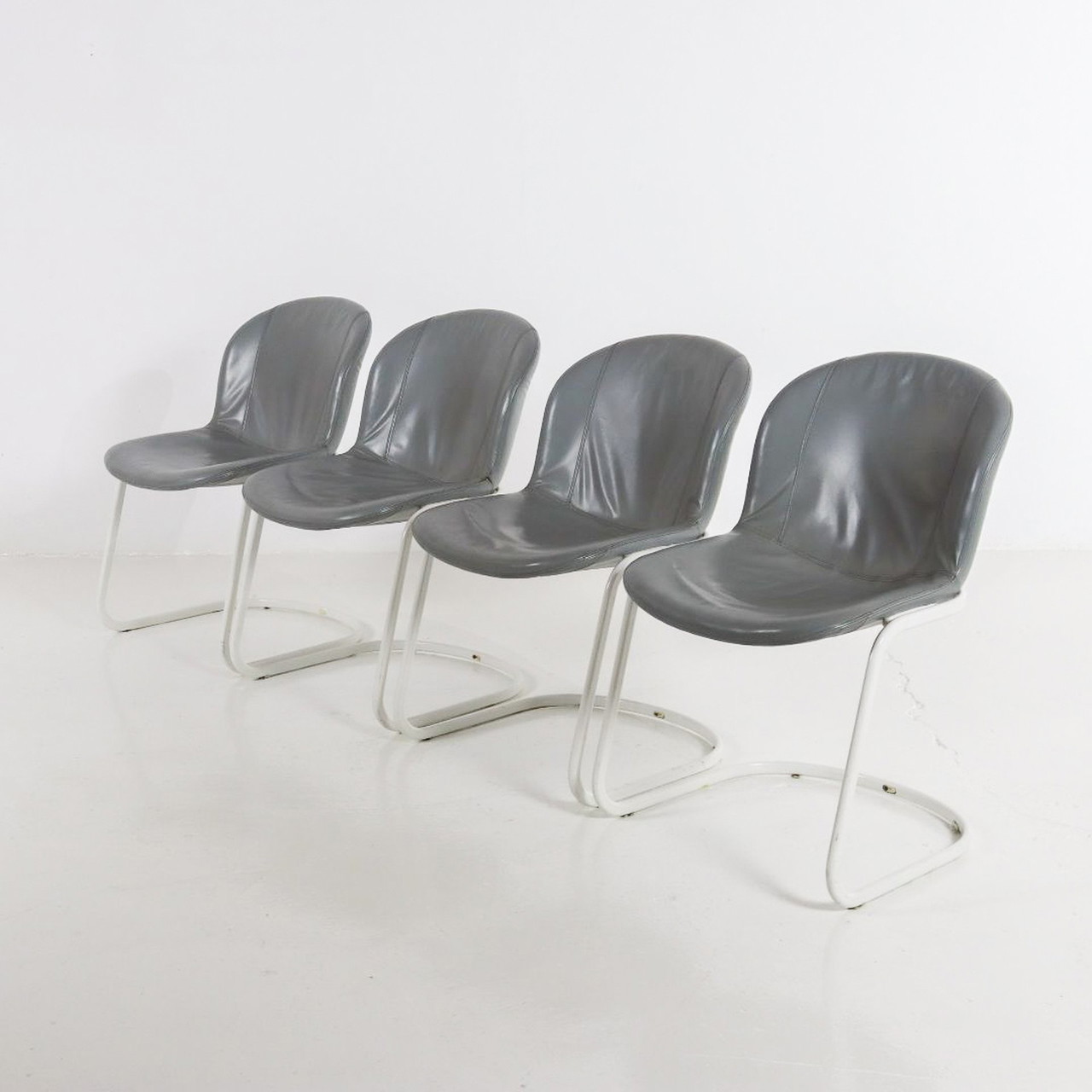 4x Gastone Rinaldi stoelen Thema Italy | €1,250 | Whoppah
