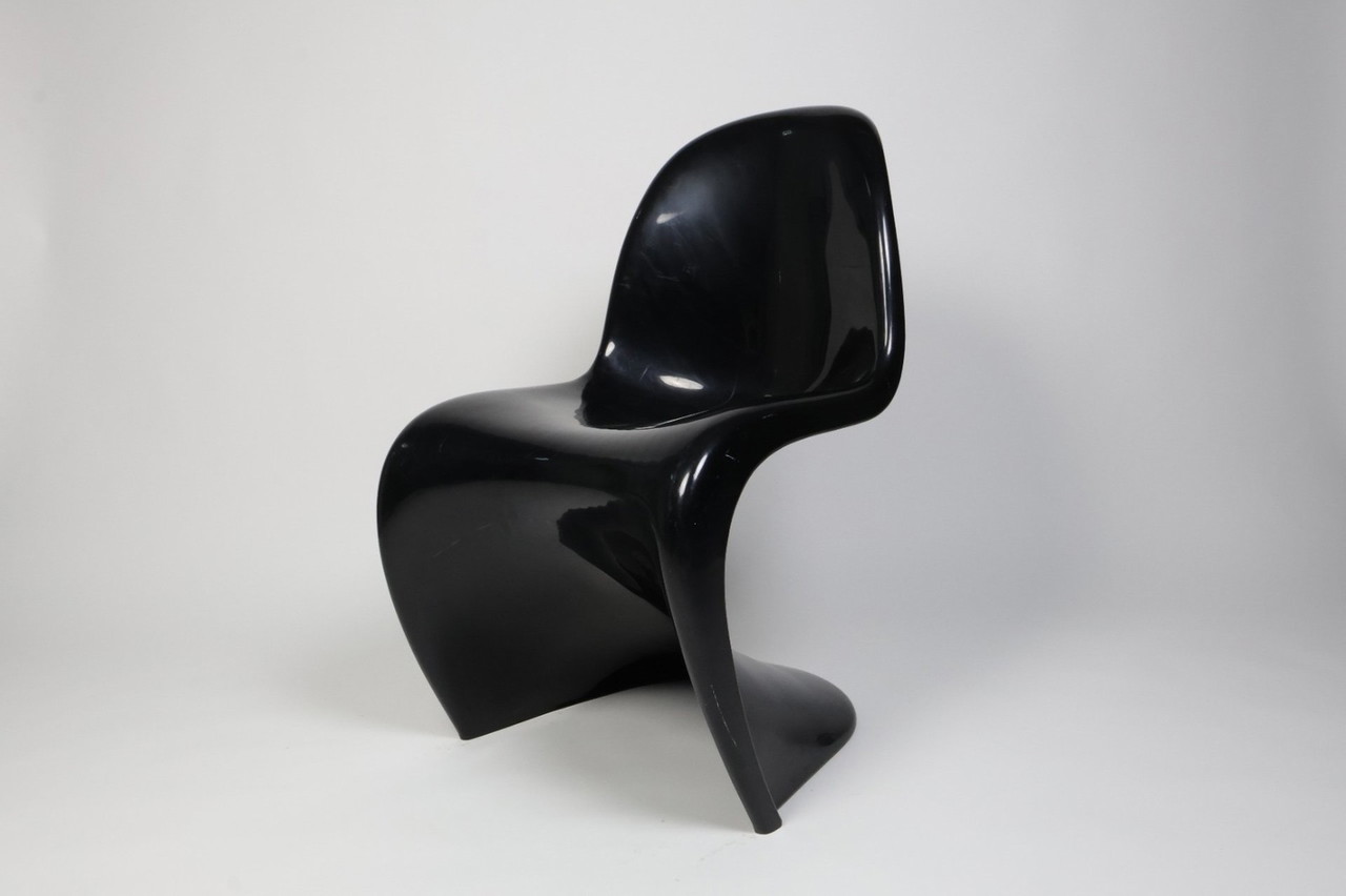 Vitra Panton Chair Black | €175 | Whoppah