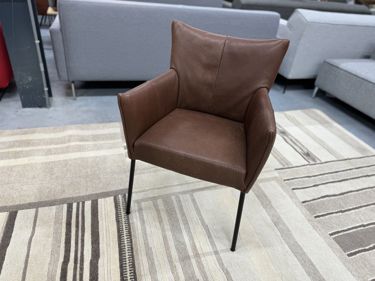 Label Cocoon Dining Eetkamerstoel bruin leer | €850 | Whoppah