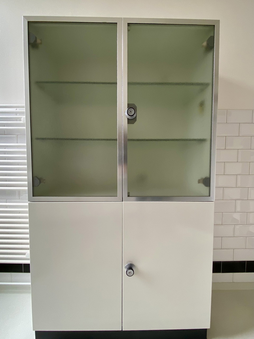 Vintage apothekerskast | €650 | Whoppah