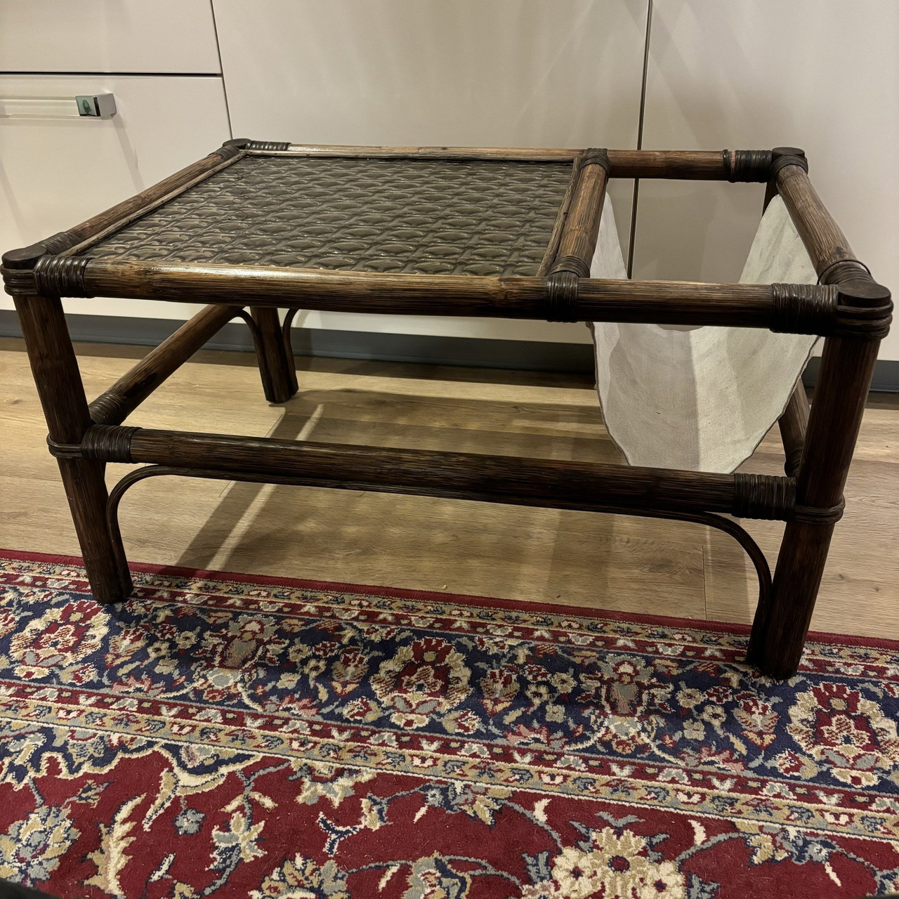 Manou Rotan Salontafel Met Rookglas En Lectuurelement | €35 | Whoppah