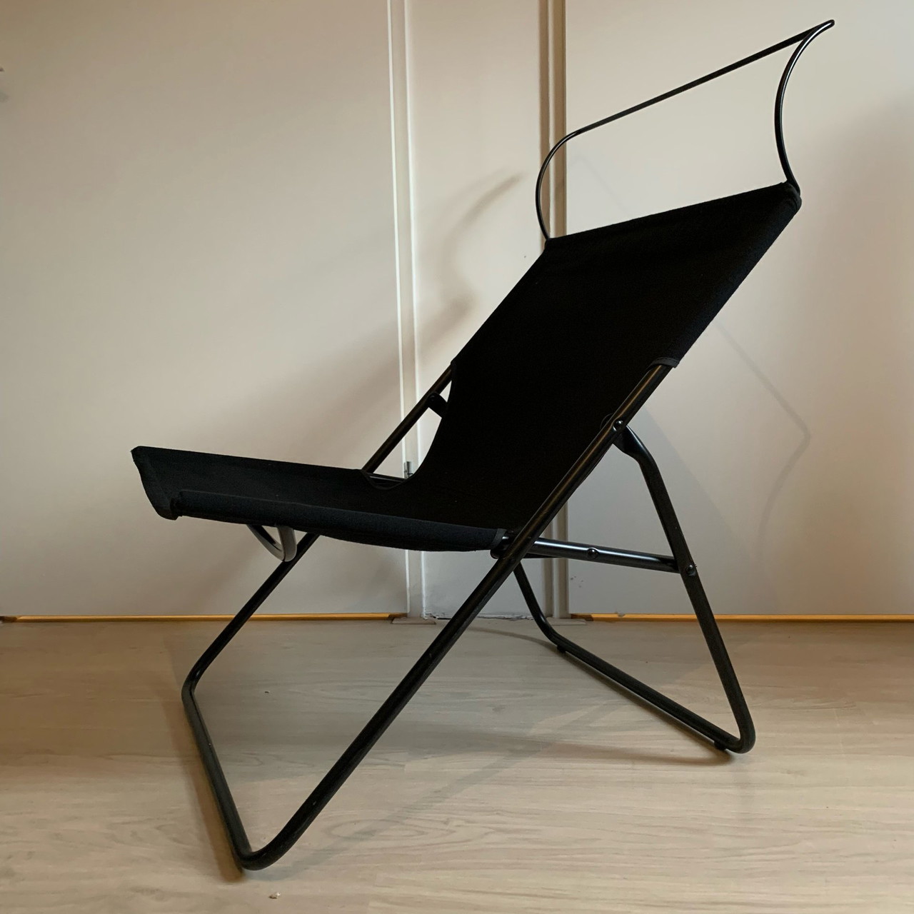 Vintage tube frame lounge chair by | €325 | Whoppah