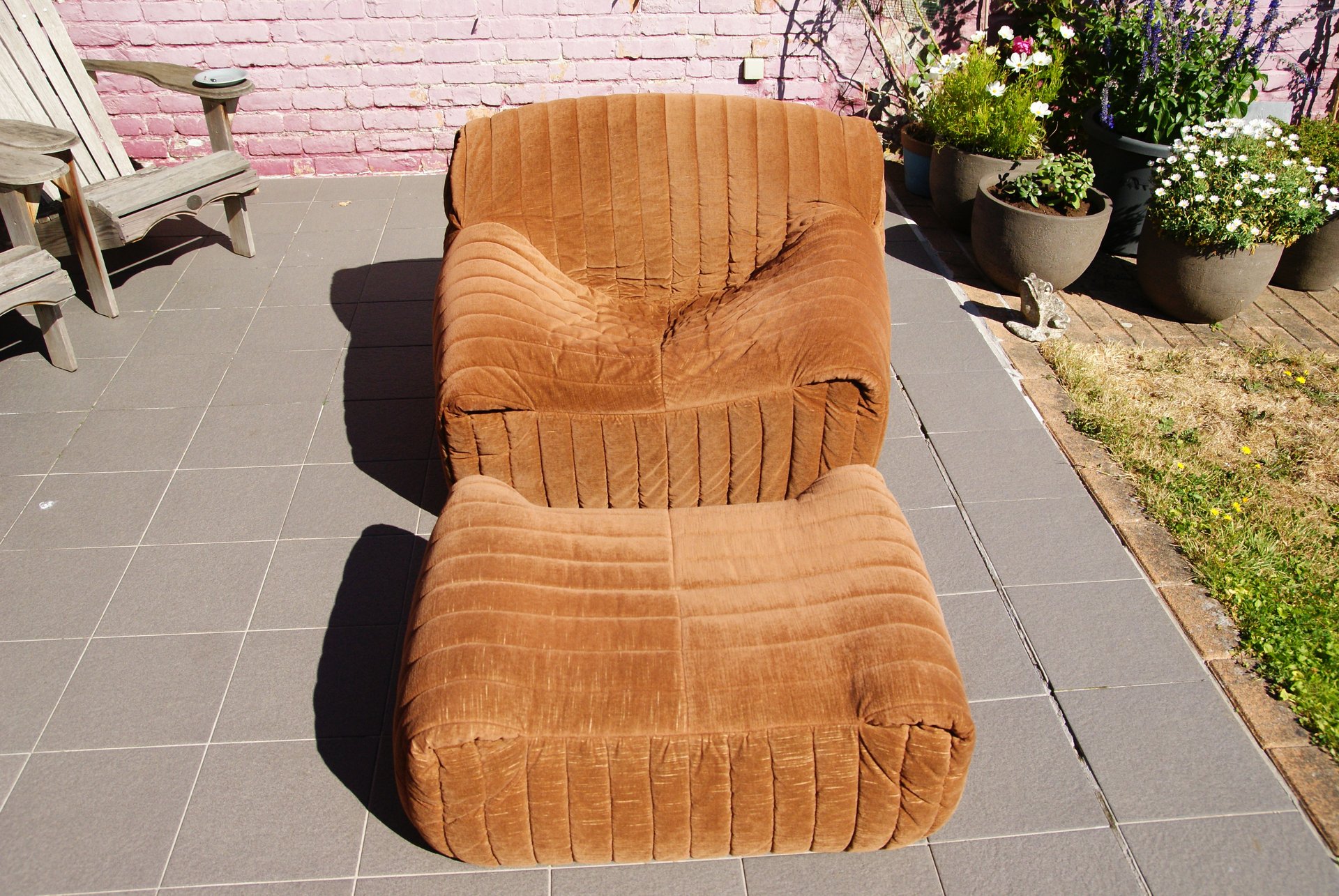 Cinna/ Ligne Roset model Sandra Eénzit met Ottoman | €2,850 | Whoppah