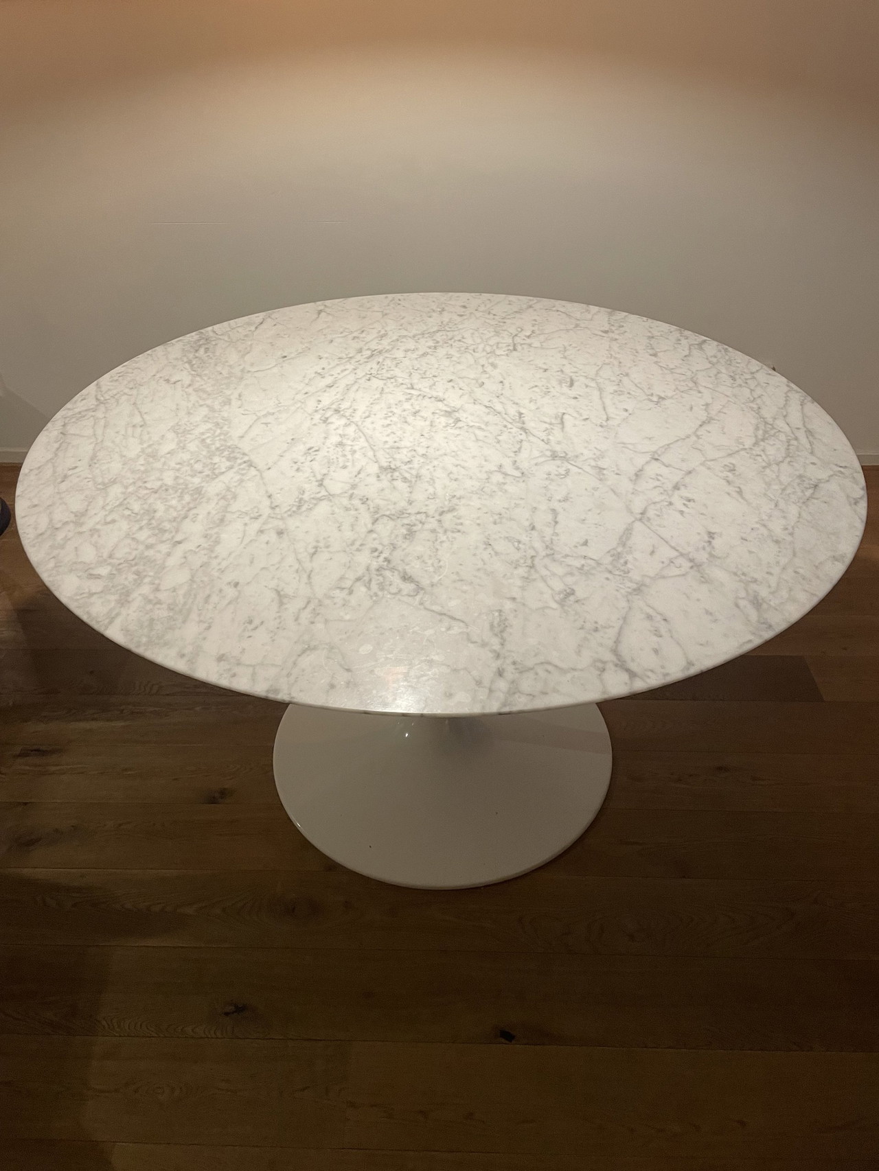 Carrara marmer tafel rond | €895 | Whoppah
