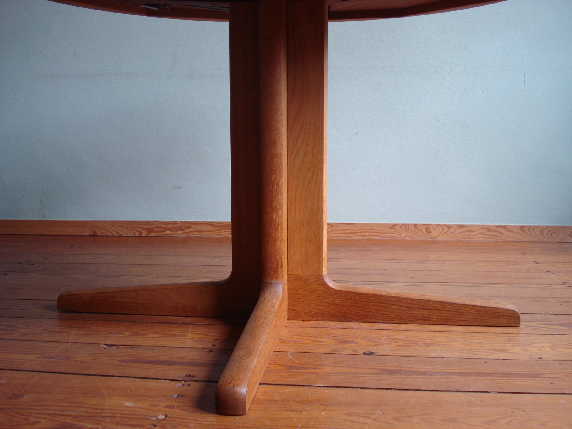 Korup eettafel | € 499 | Whoppah