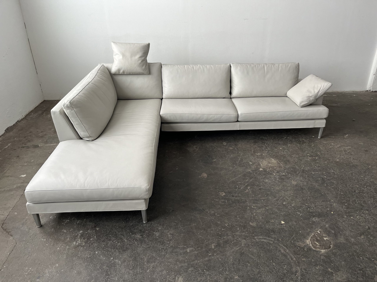 FSM Clarus designer sofa leather couch | €4,500 | Whoppah