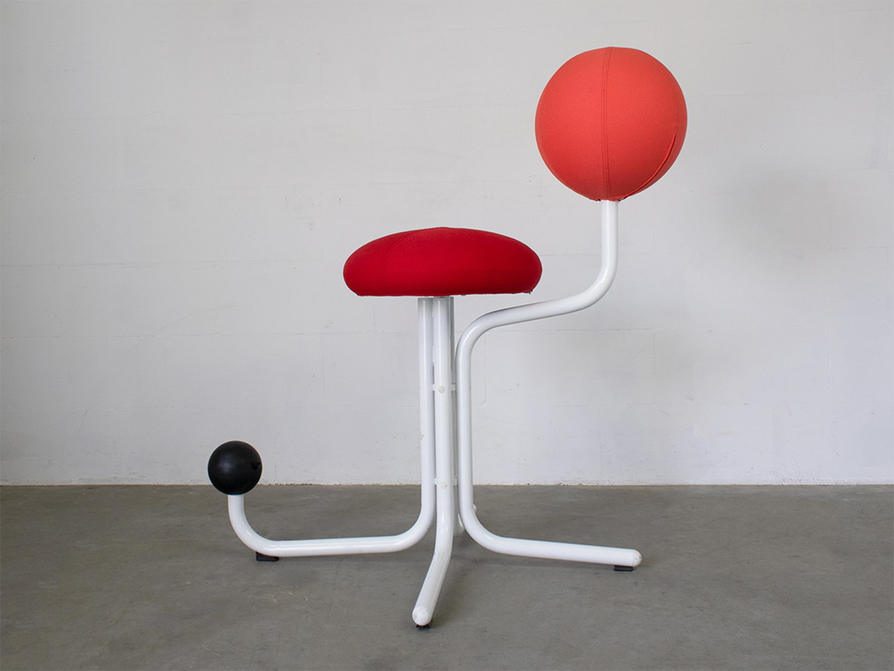 Globe concept Ergonomic high chair design Peter Opsvik | €395 | Whoppah