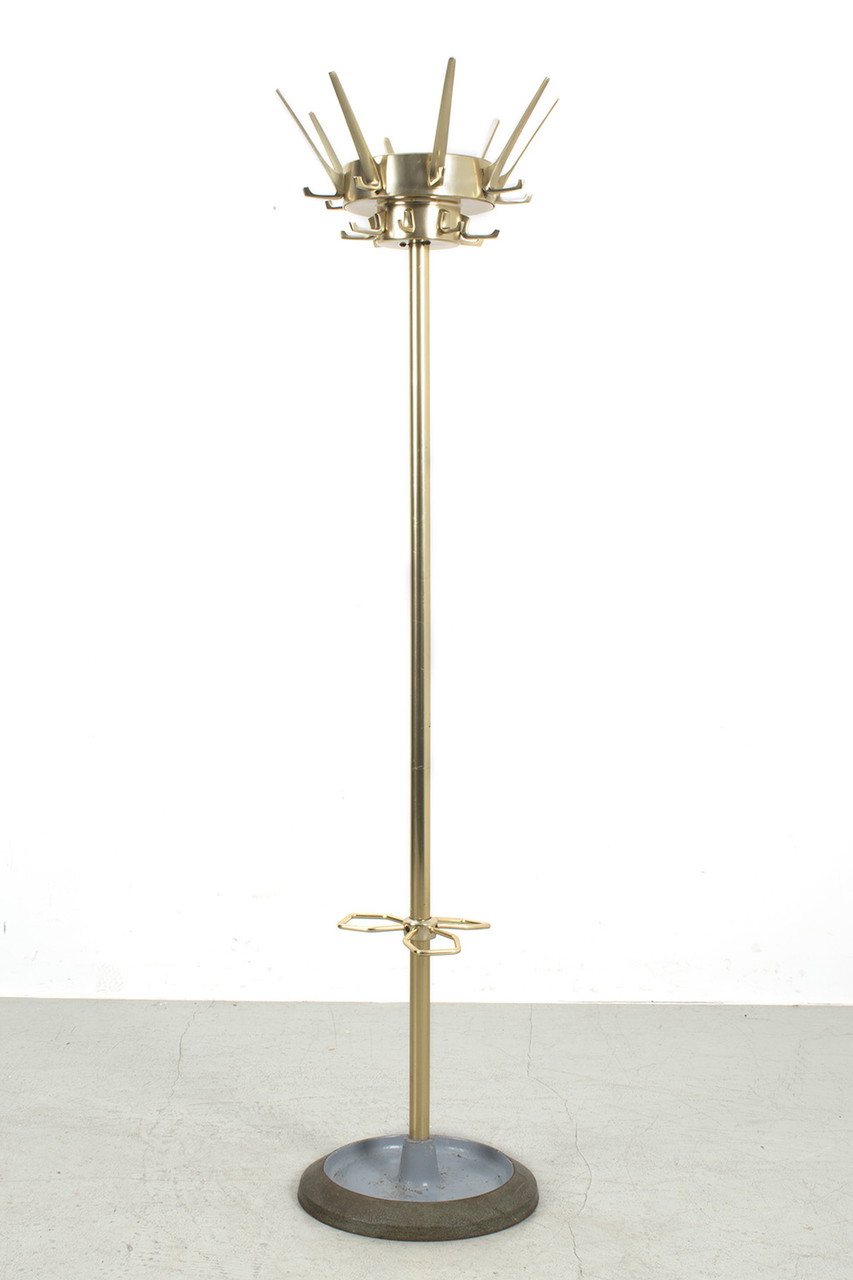 Vintage standing coat rack | €1,007 | Whoppah