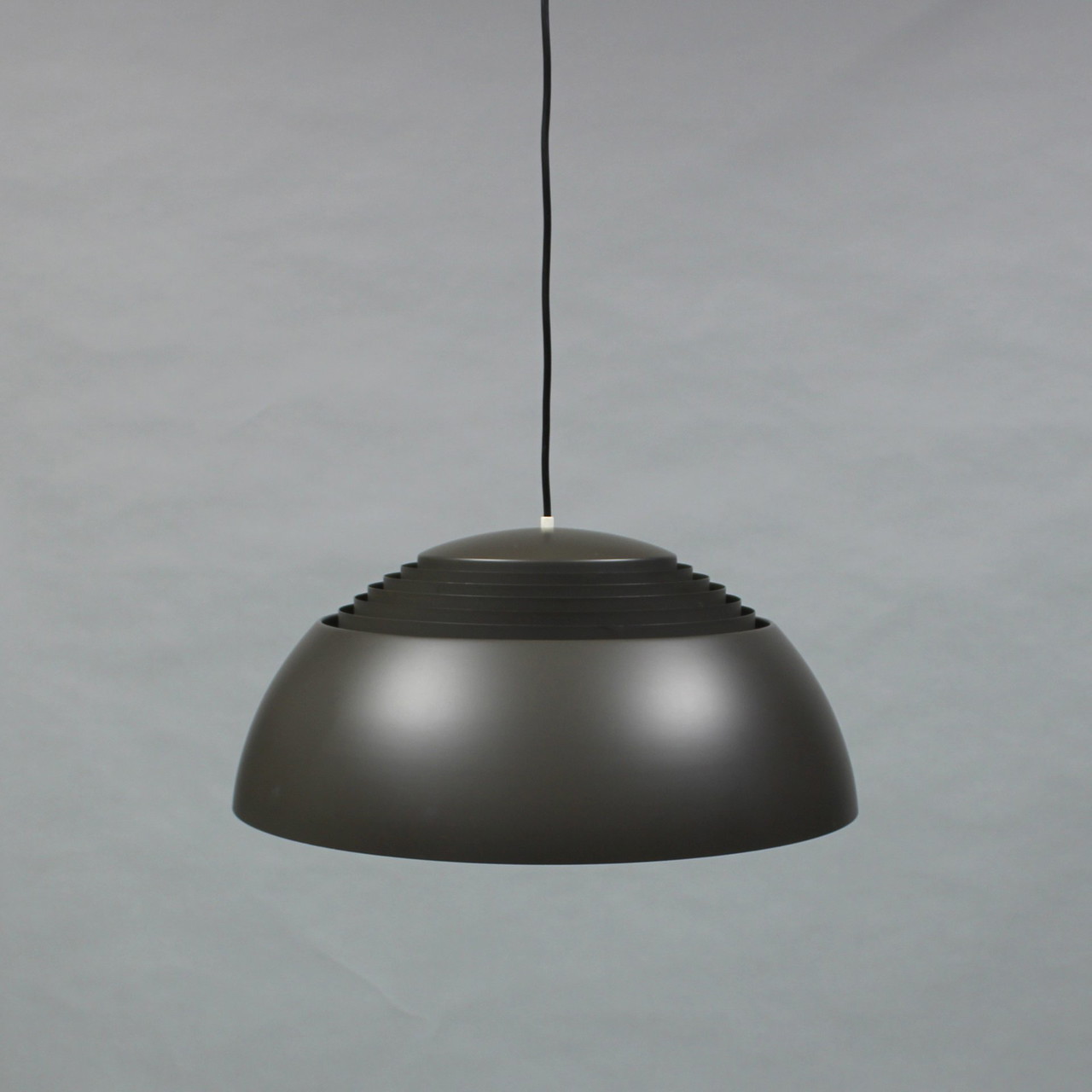 Arne Jacobsen (1902-1971) - Louis Poulsen - AJ Pendel - 1957 | €550 ...