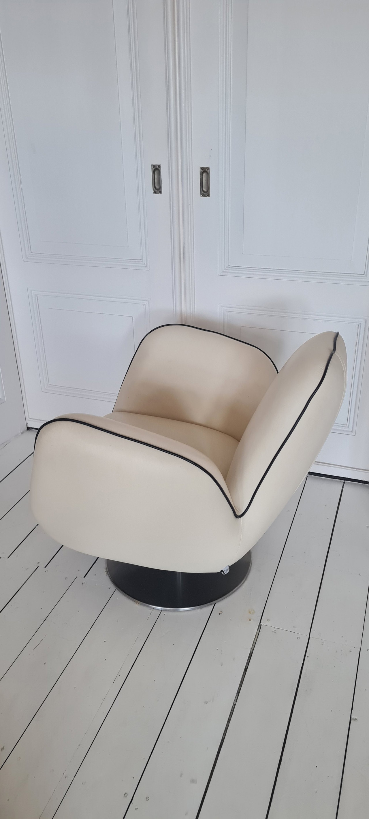Topform Pinto swivel chair | €350 | Whoppah