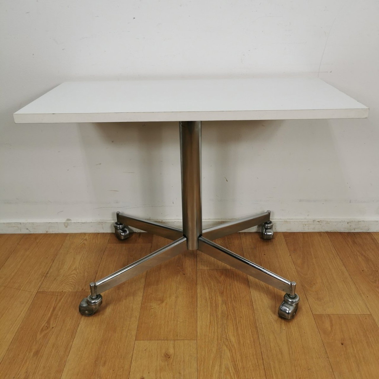 Vintage TV Table, Side Table, Roll Table, Side Table | €85 | Whoppah
