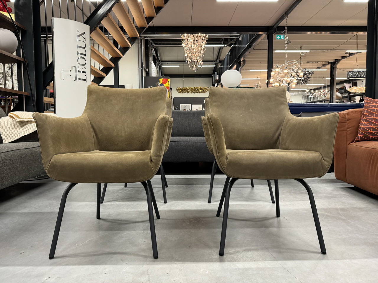 4 Label chief dining chairs Leather | €2,500 | Whoppah