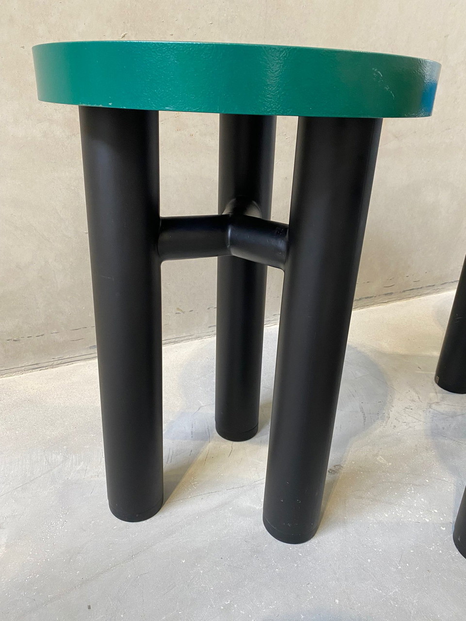 Memphis style table | €150 | Whoppah