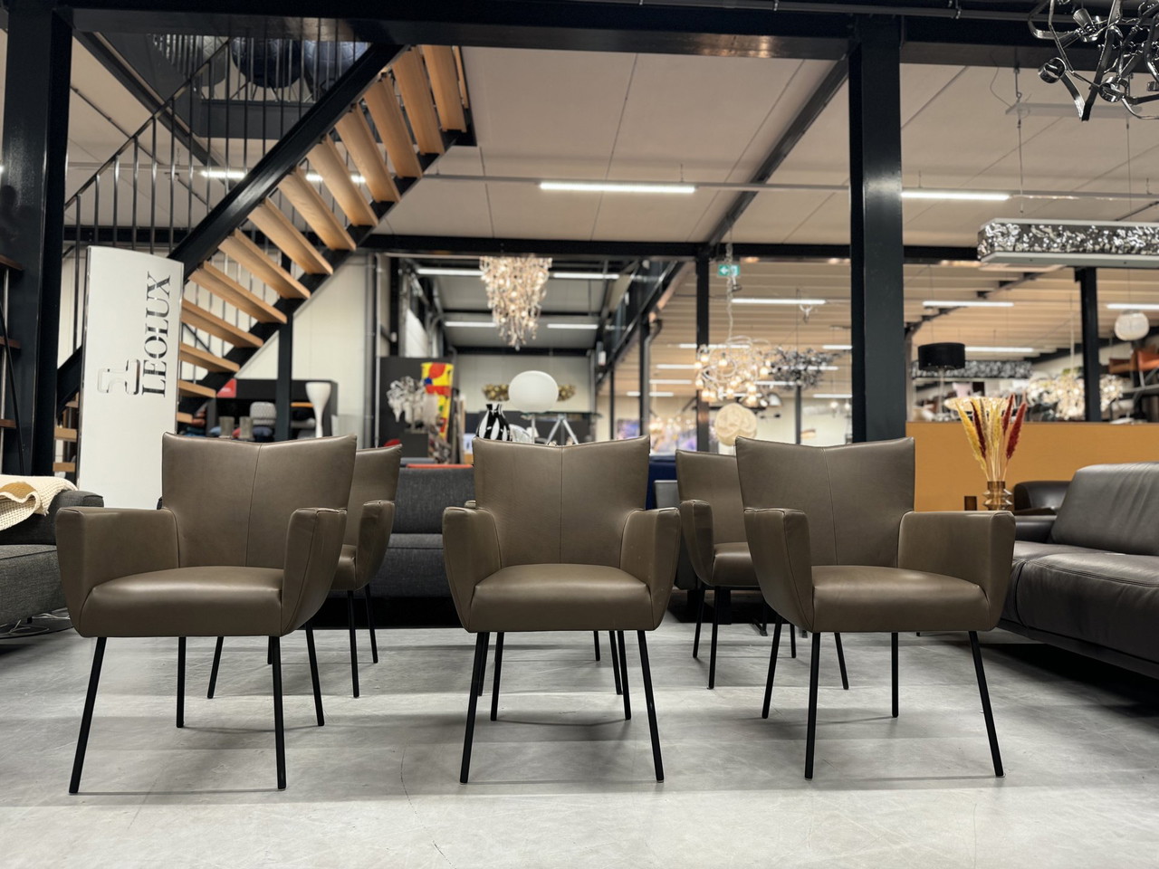Moka furniture store