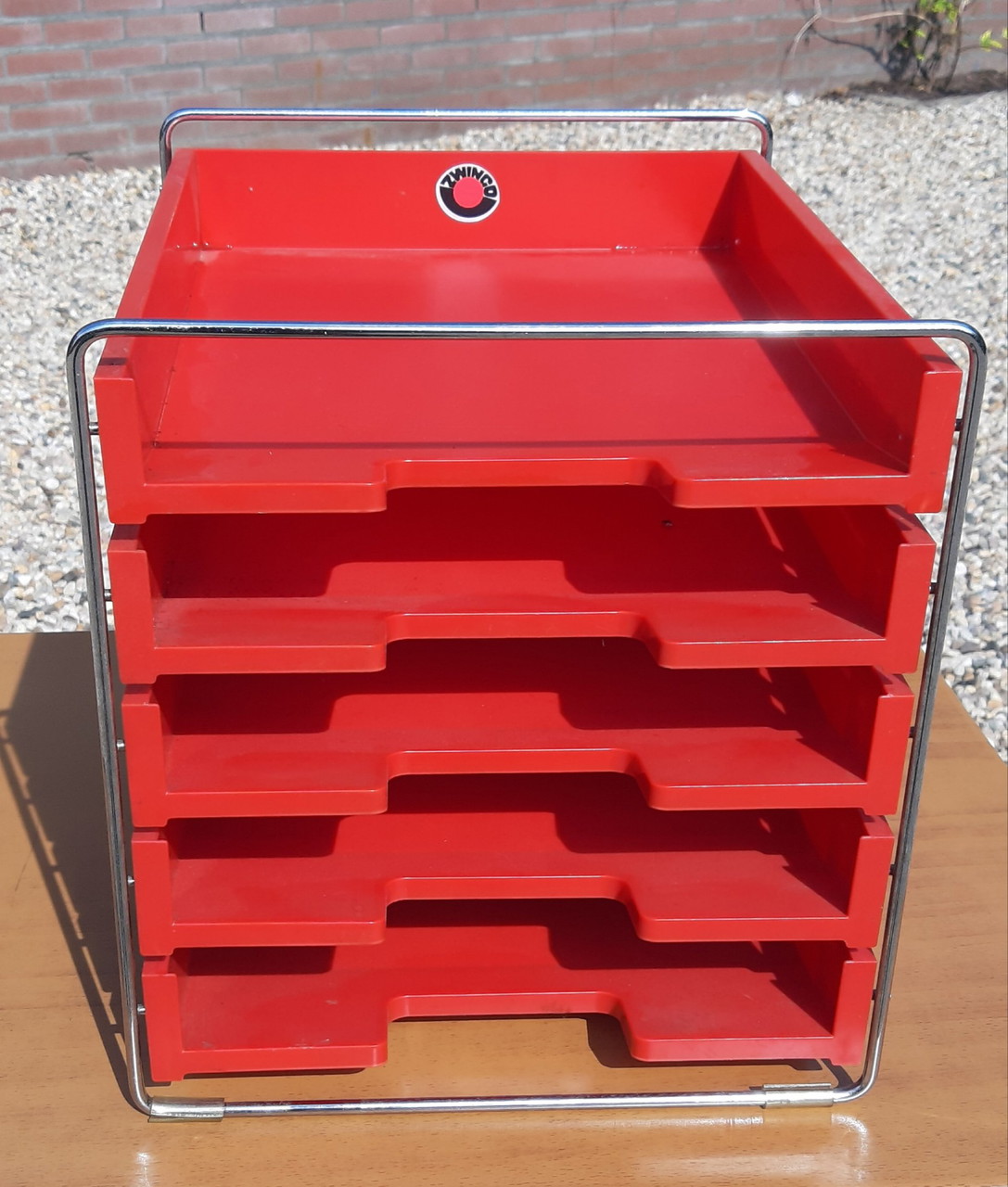 Karl Dittert for Zwingo Mid-Century magazine rack | €40 | Whoppah