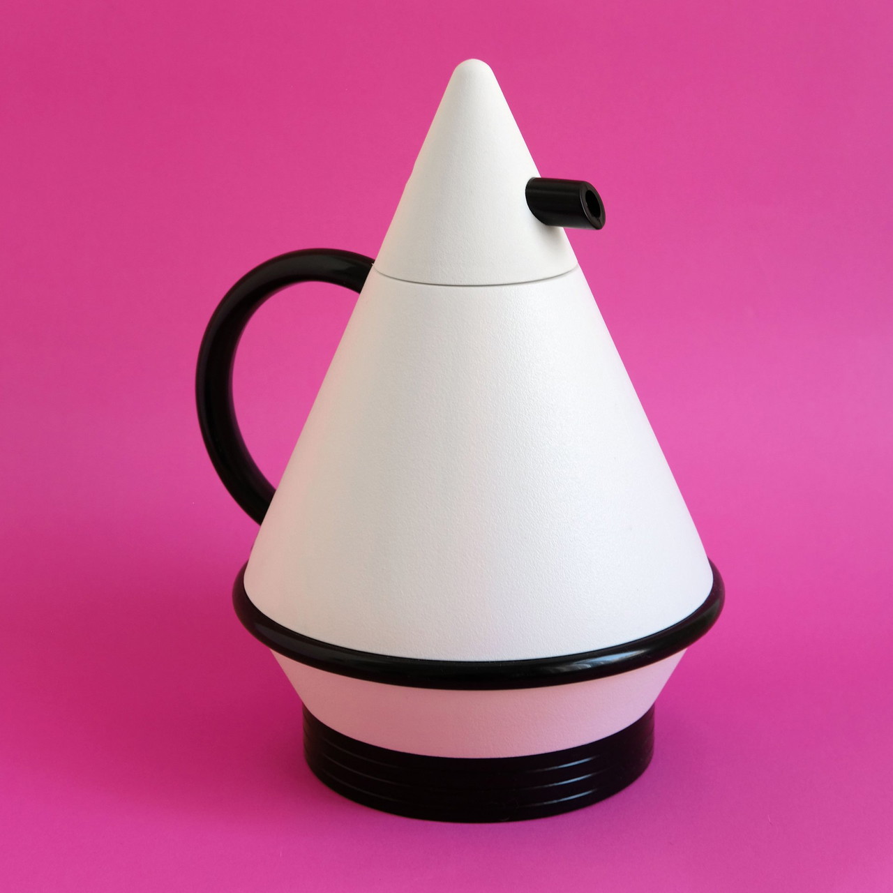 Original Memphis Design thermos flask 1980s | €179 | Whoppah