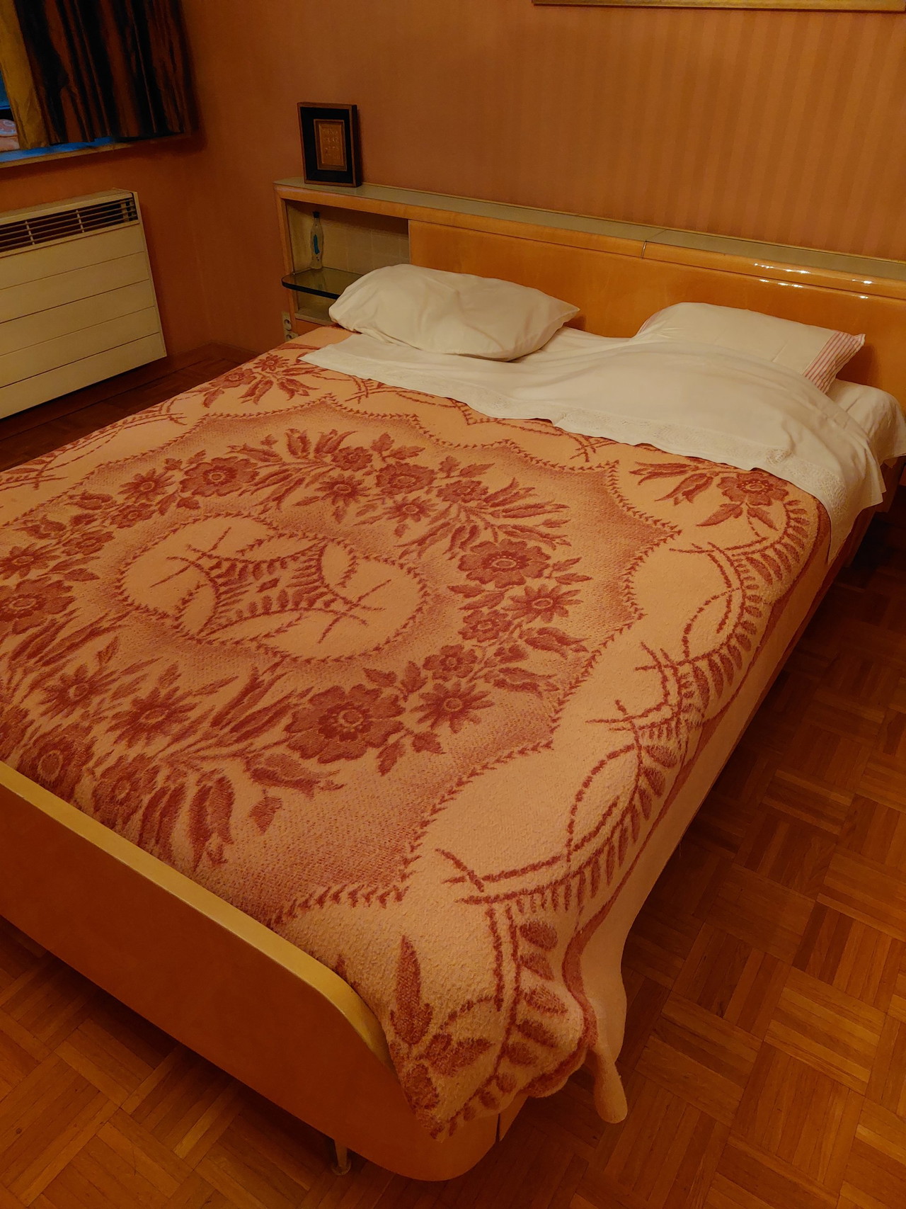Vintage 1960s bed | €350 | Whoppah