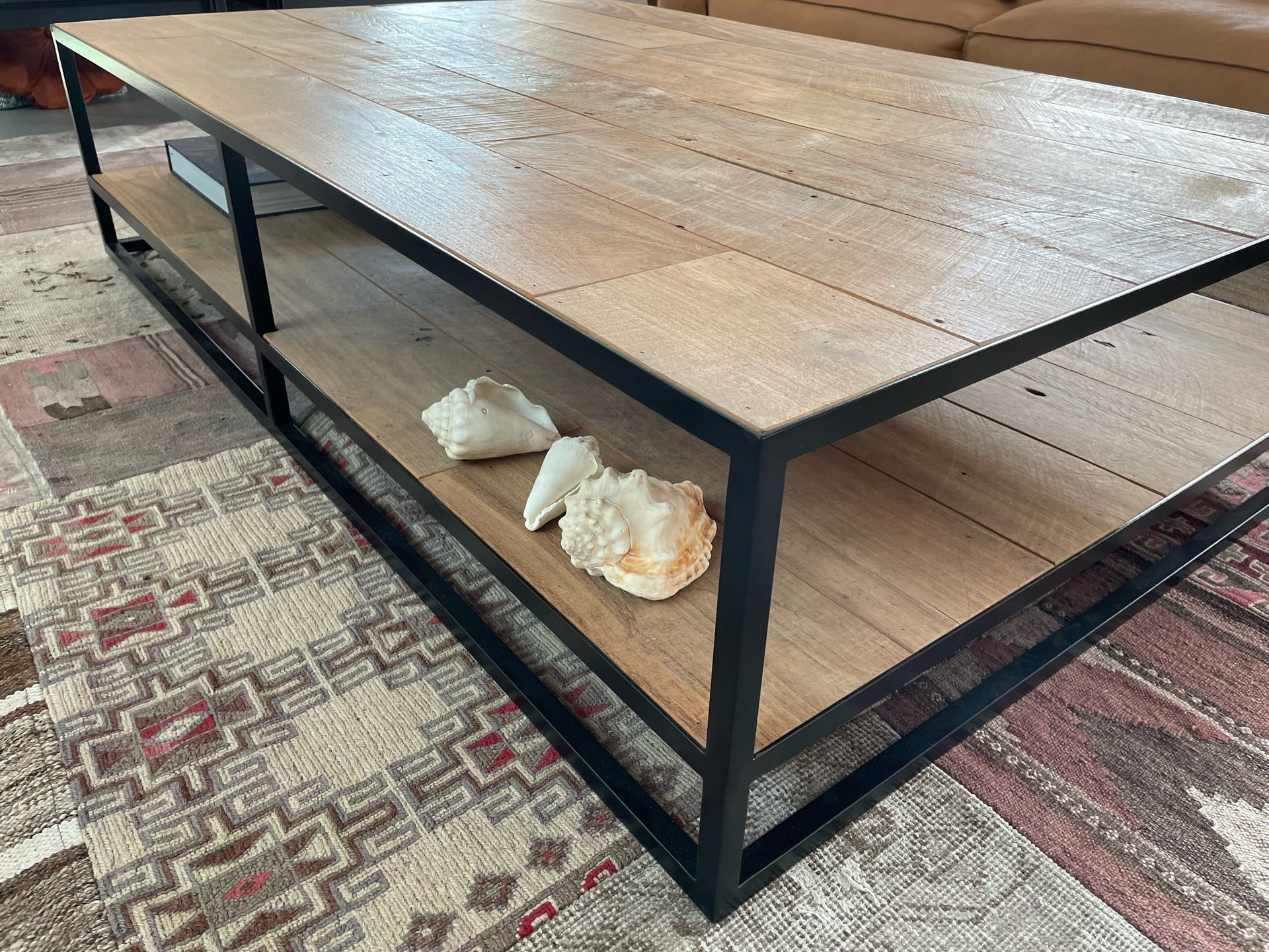 Mansion Mesa coffee table | € 380 | Whoppah