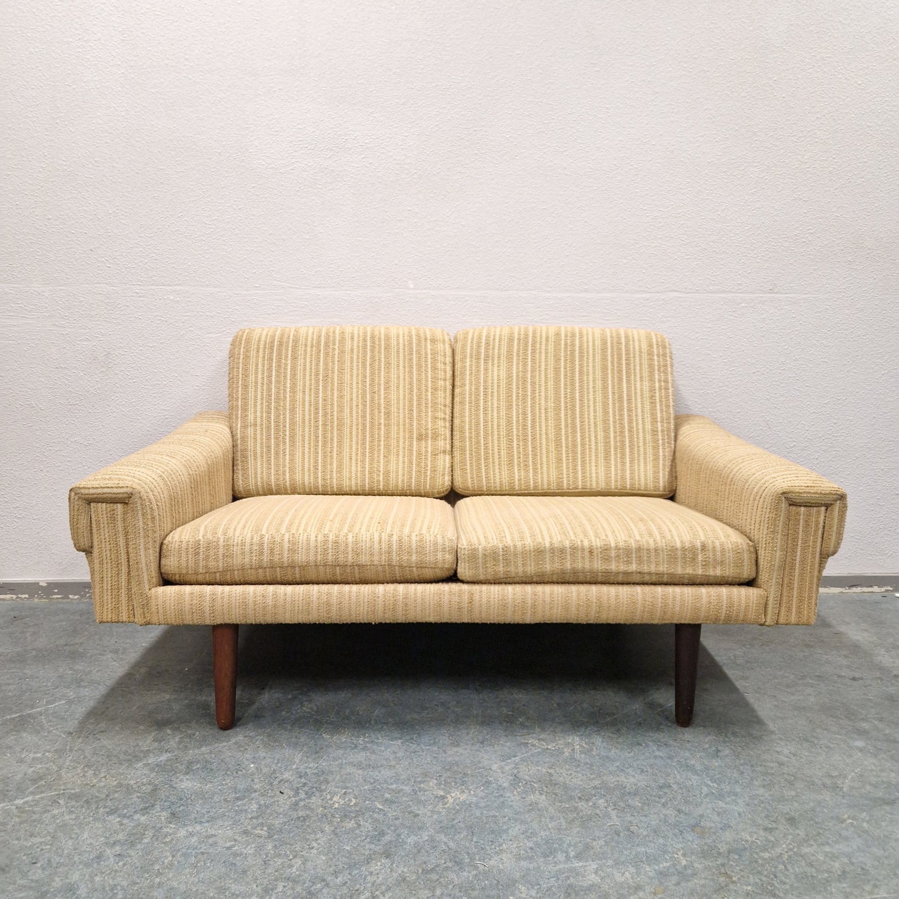 1950s Vintage Bench Two-Seater Sofa Fifties | €550 | Whoppah