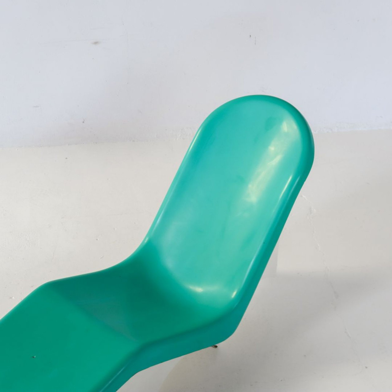 Space Age Fibrella lounger Le Barron 1 850 Whoppah