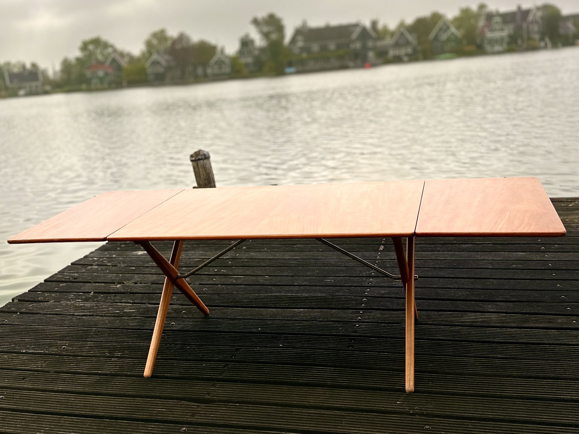 Hans Wegner table AT309 1952 | € 4,800 | Whoppah