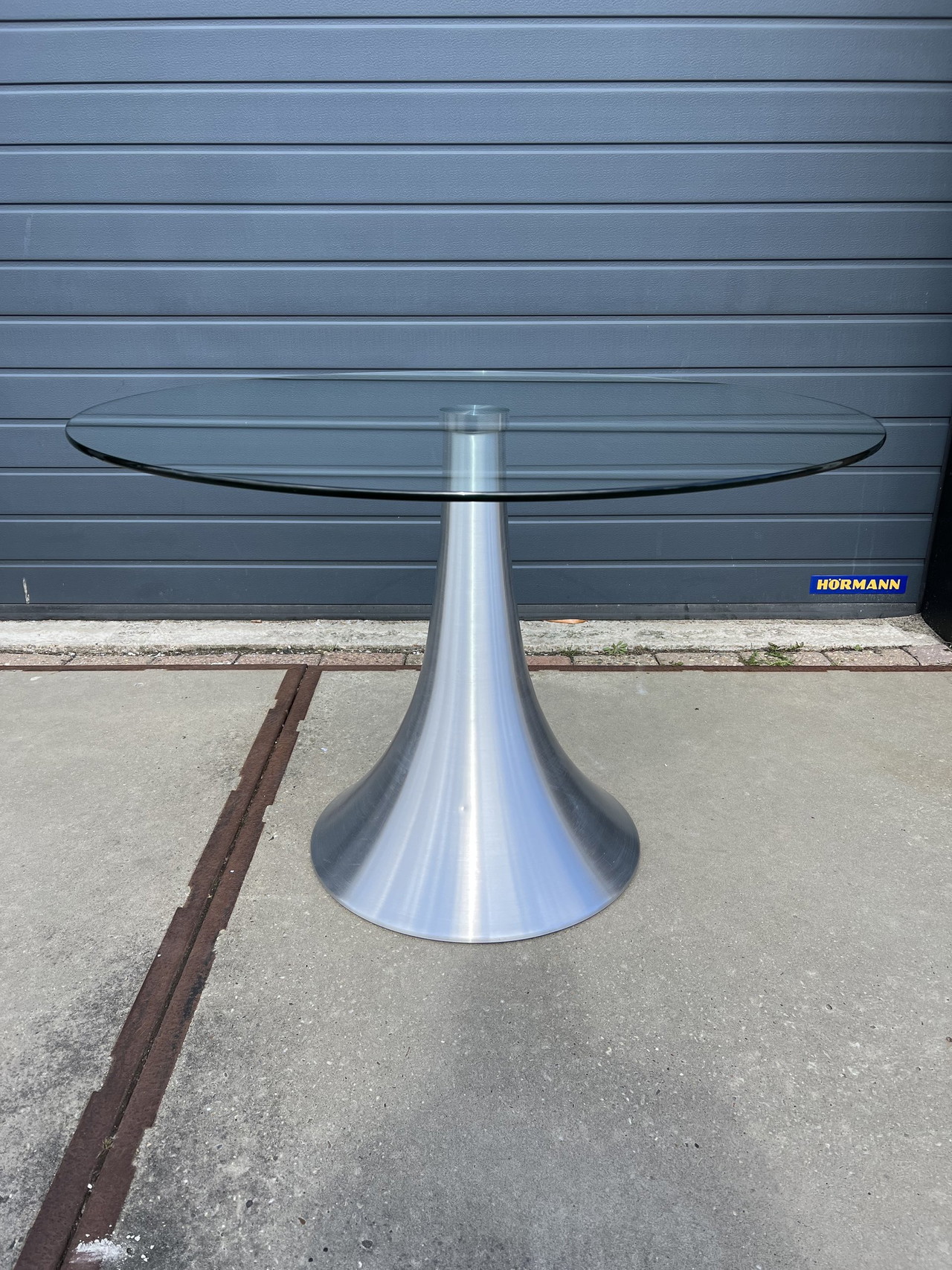 Modern design table | €345 | Whoppah