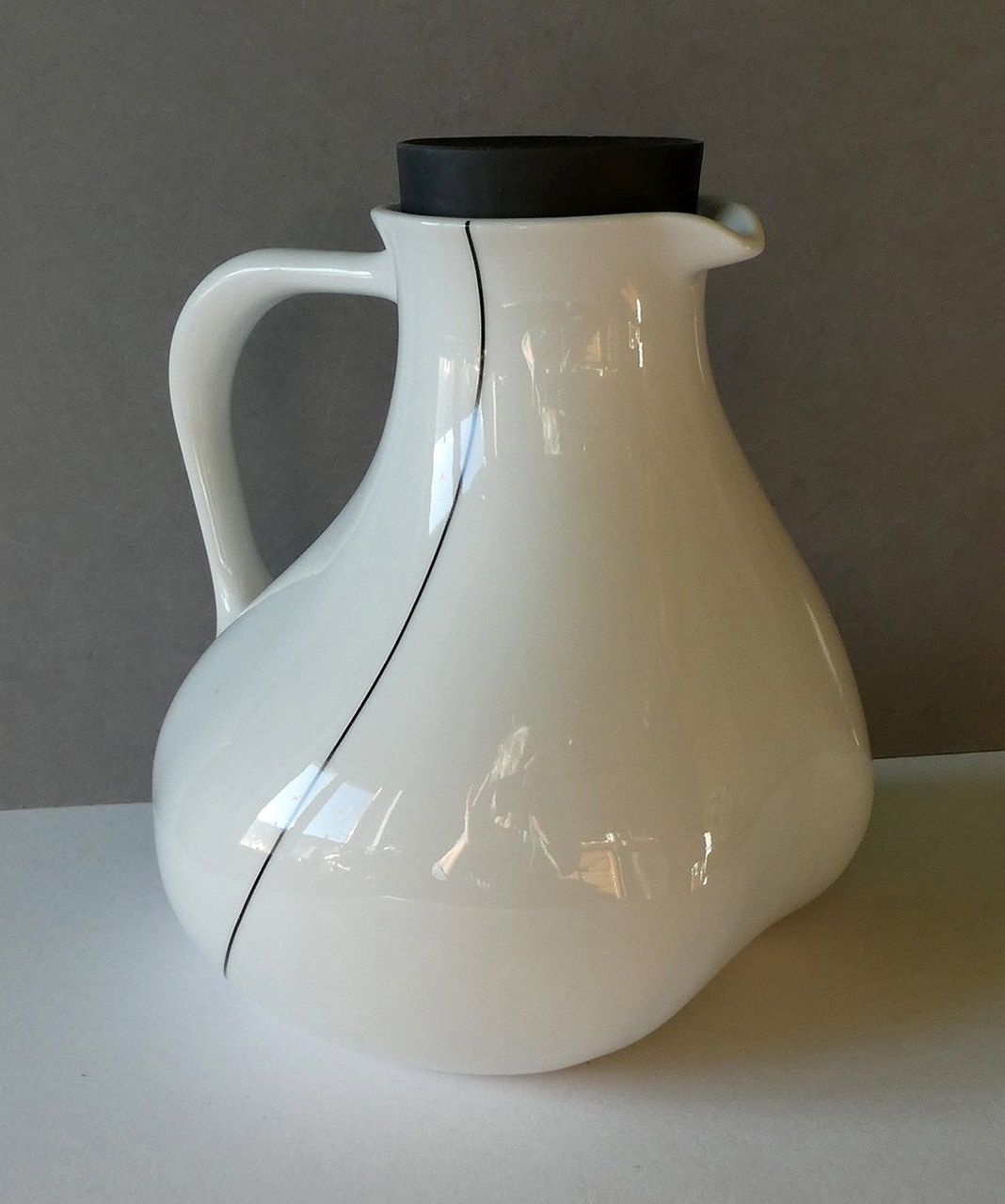 1 tetera de Menu, diseño Pernille Vea, serie Contour | €55 | Whoppah