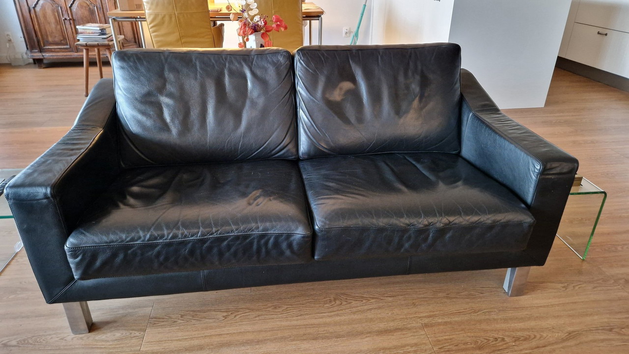 Leolux Model Antonia 2.5 Seater Of Black Leather. | €170 | Whoppah