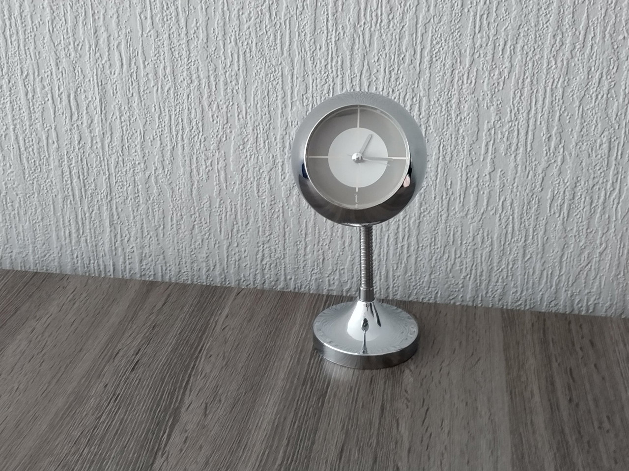 Gooseneck - Eyeball Clock | €45 | Whoppah