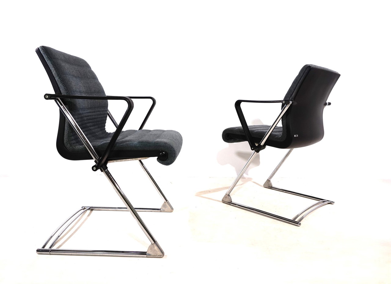 Set of 2 Drabert Z conference/dining room chairs by Prof. Hans Ullrich ...