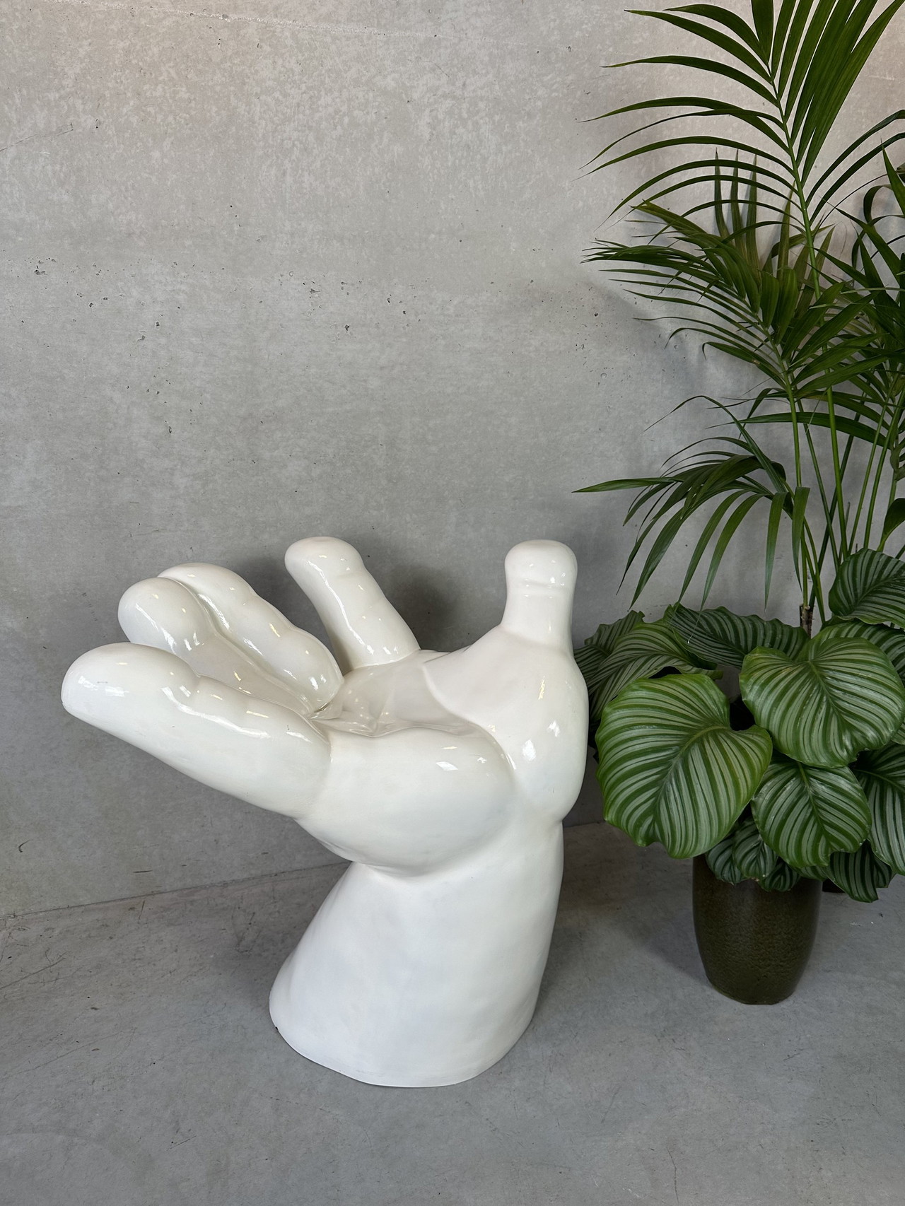 Vintage hand chair / stool polyester - 80's | €850 | Whoppah