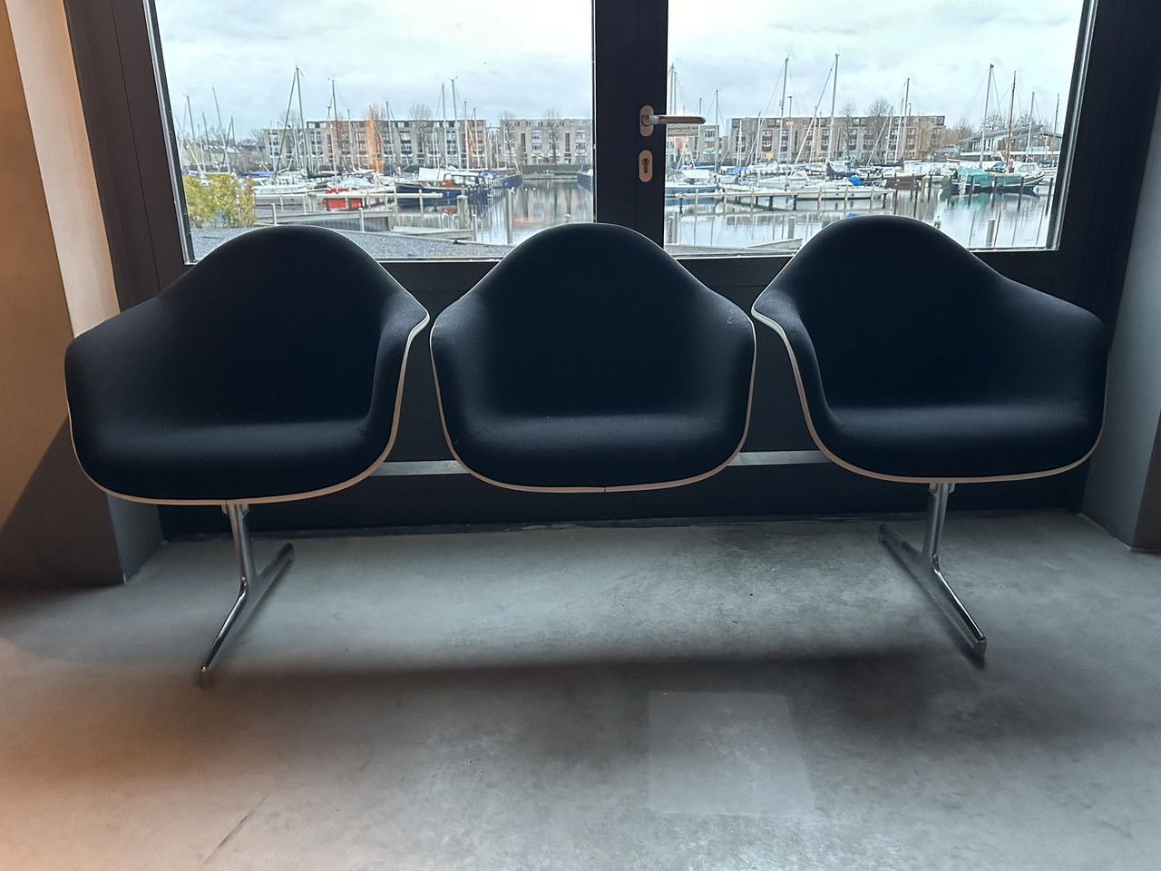 Vitra Fiberglass bench | €900 | Whoppah