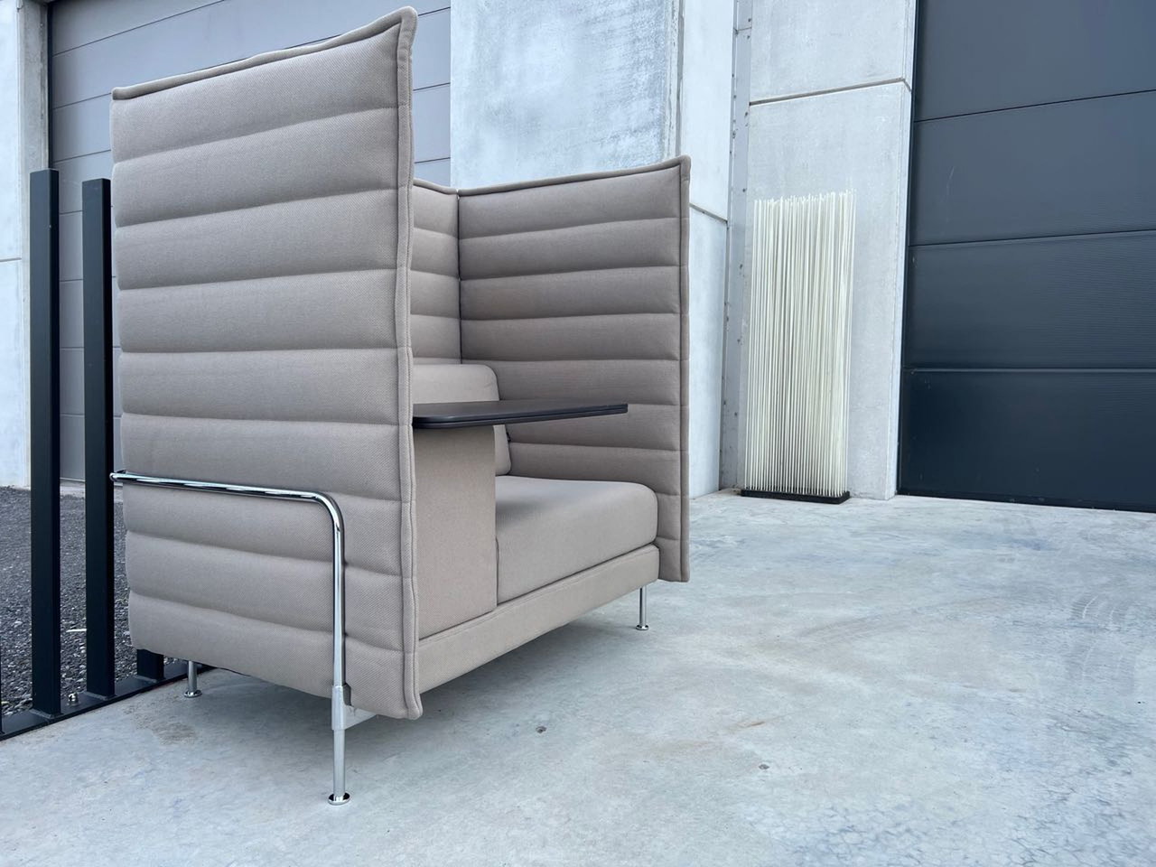 Vitra Alcove work armchair | €1,860 | Whoppah