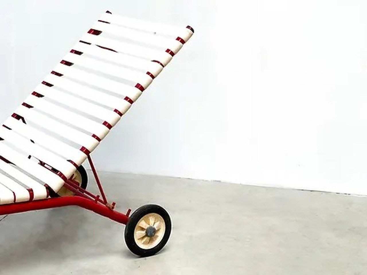 Vintage sunbed | €400 | Whoppah