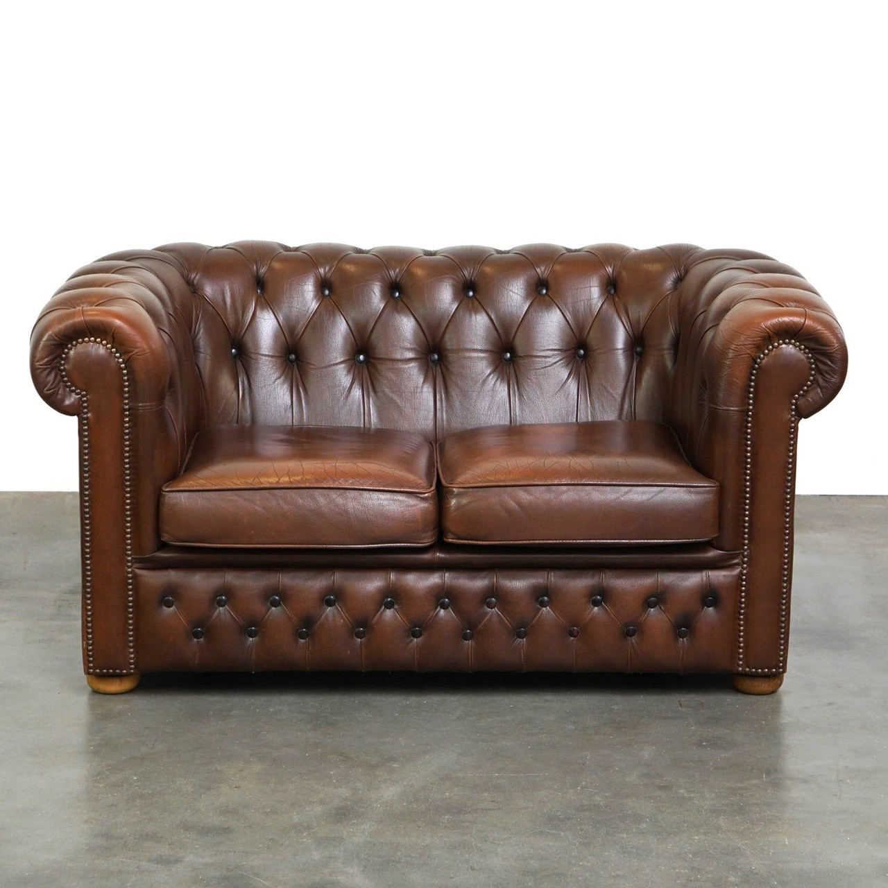 Brown Beef Leather Chesterfield 2 Seater Sofa | €1,275 | Whoppah