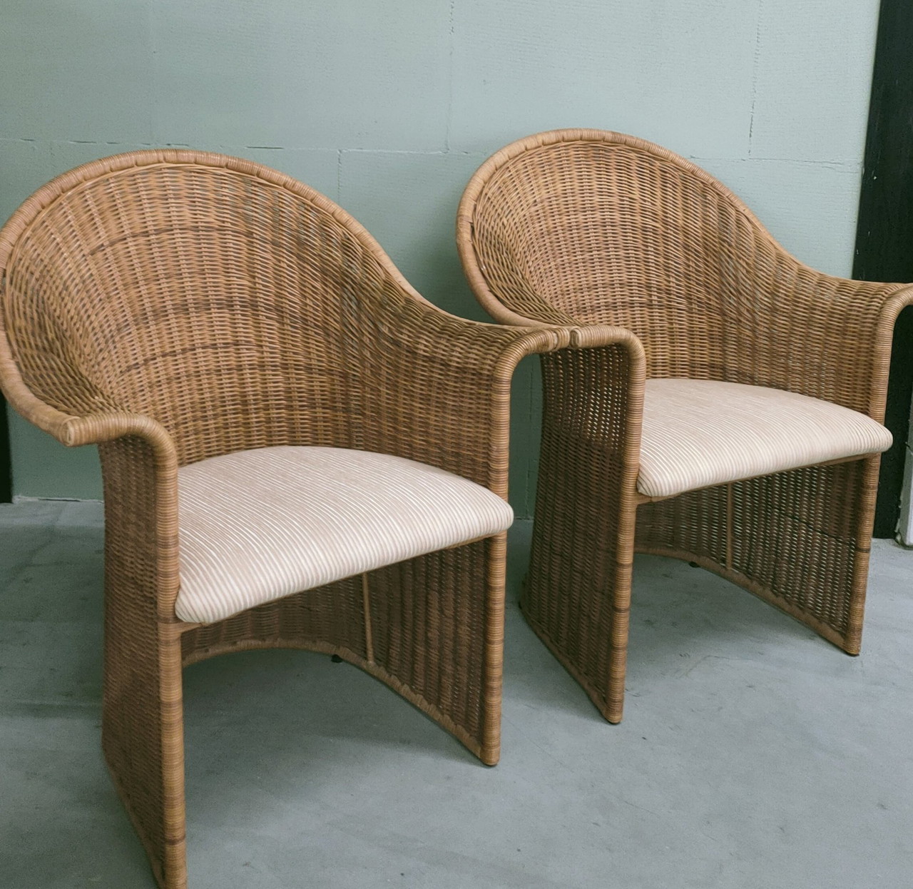 Vintage Lute van der Helm Rattan Cantilever Chairs (New Upholstered ...