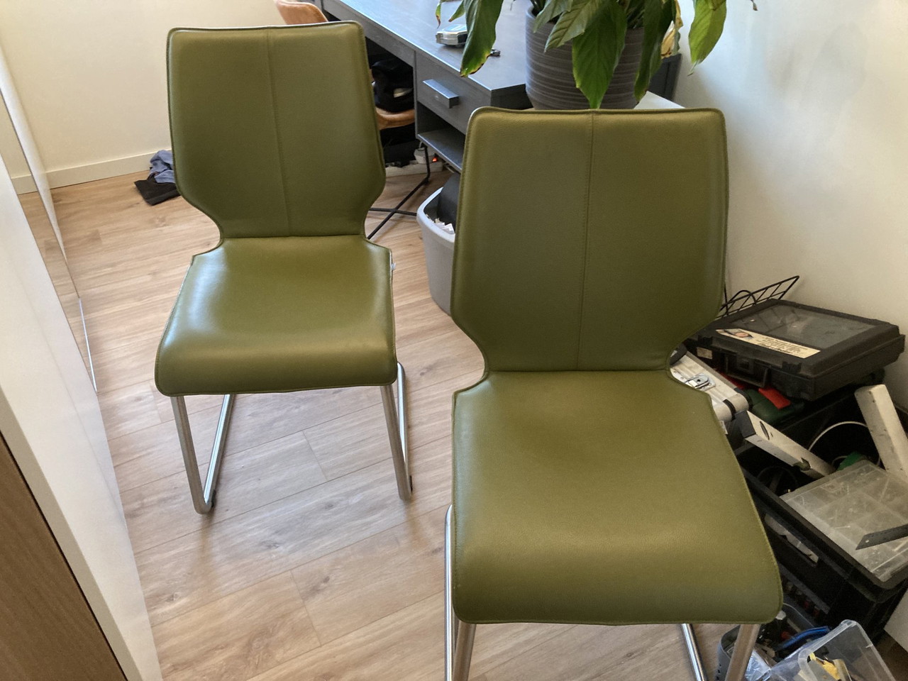2x chaises de salle à manger Bree's New World | €150 | Whoppah