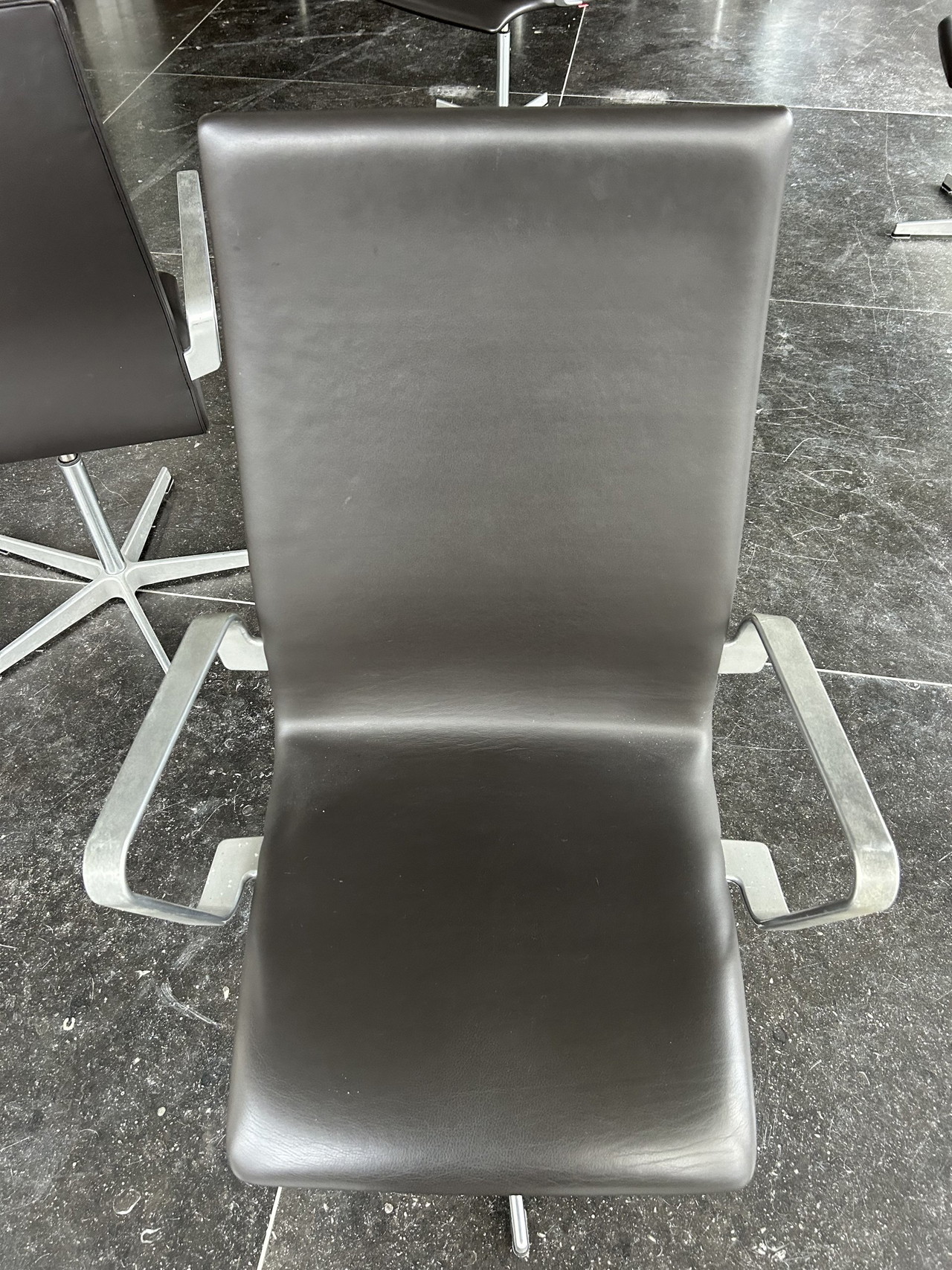 Fritz Hansen Oxford Medium office chair | €950 | Whoppah